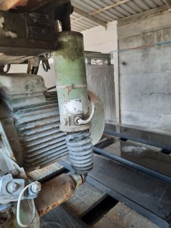 Identyfikacja siłownika elektrycznego w kamieniarstwie