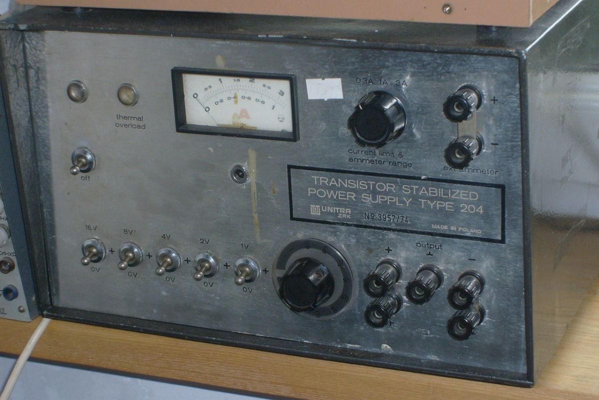 Laboratoryjny zasilacz stabilizowany 0-40V/1.5A - 4