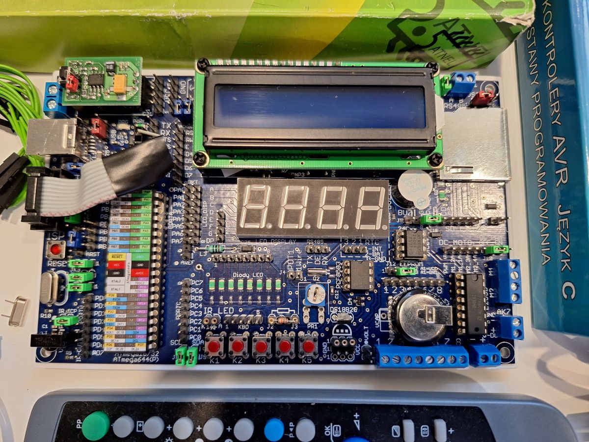[Sprzedam] Zestaw uruchomieniowy ATB Atnel ATmega644P obudowa książka