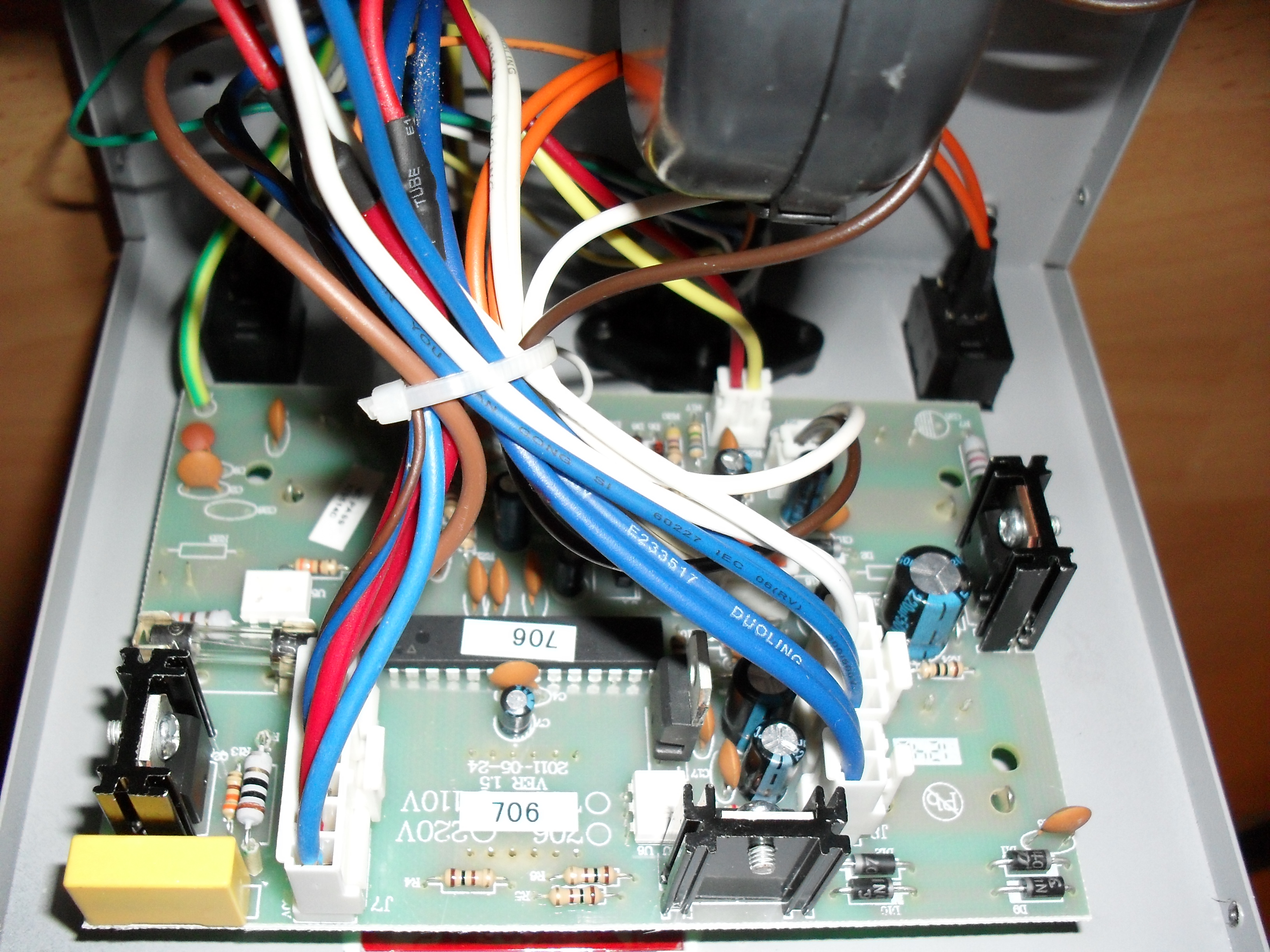 Quick 706 dokładny opis stacji lutowniczej, bez tabu