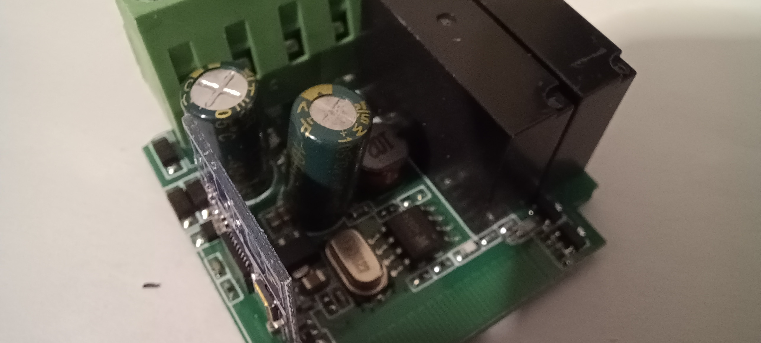 Podłączenie i konfiguracja CB2S z Aliexpress: faza (L) czy neutralny (N)?