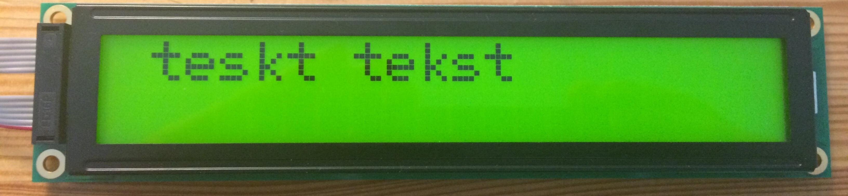 LCD 20x2 i Arduino Uno - tekst zaczyna się od 2 znaku, brak nowej linii