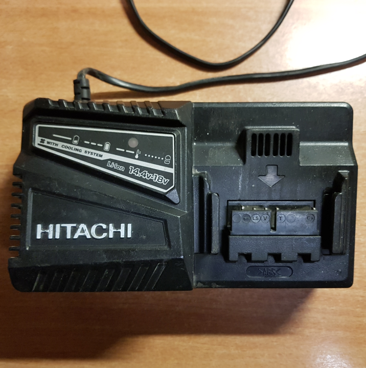 Hitachi UC18YFSL Identyfikacja elementu SMD 6-pin w zasilaczu oraz ...