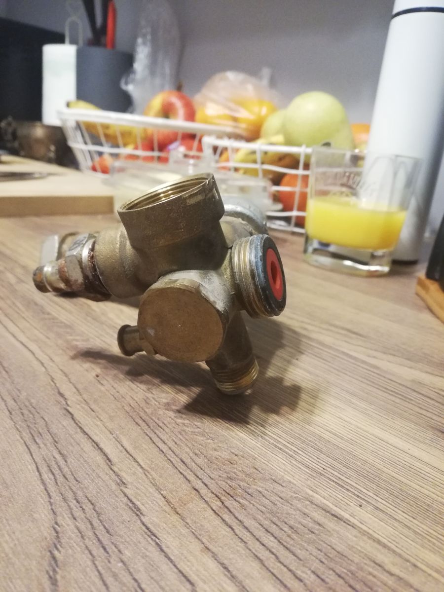 Immergas Victrix Zeus 26 - Czy potrzebna ta część - elektroda.pl