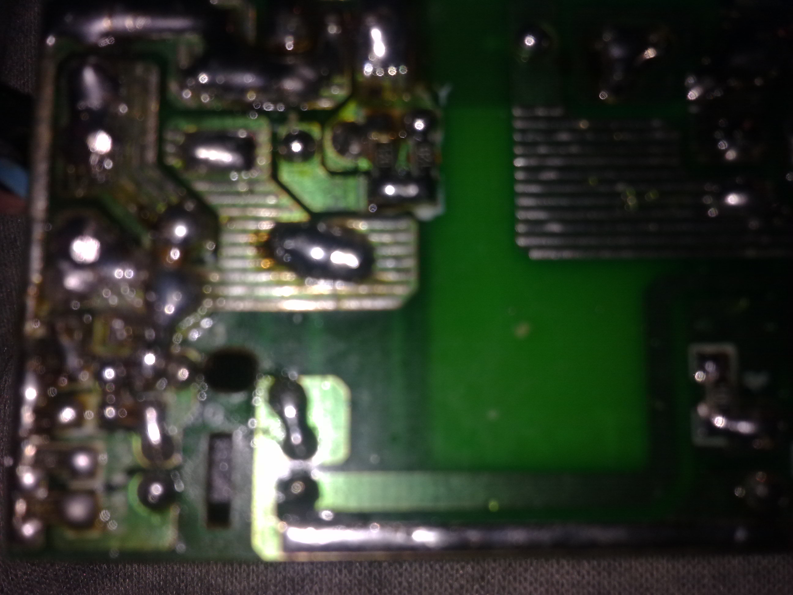 Jak obniżyć napięcie zasilacza laptopowego na FAN7554 o 1V?