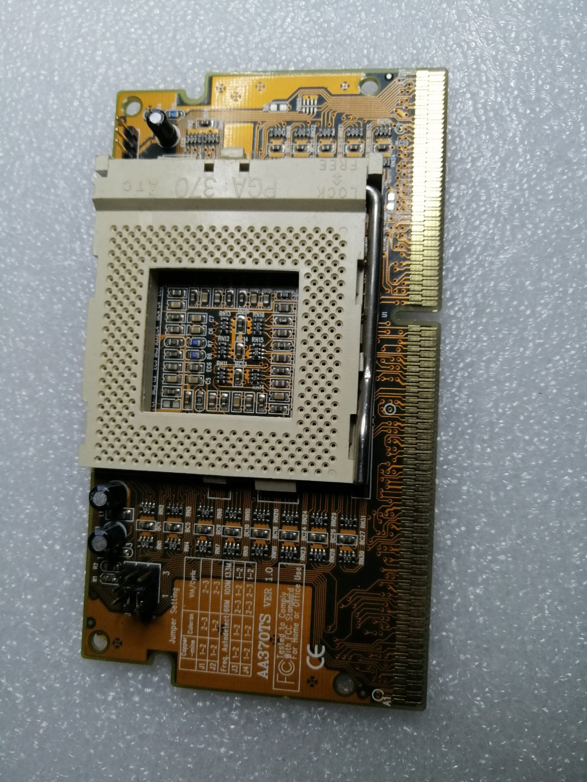 Zmiana procesora w płycie ABIT AB-BH6 na Pentium III Tualatin+ adapter