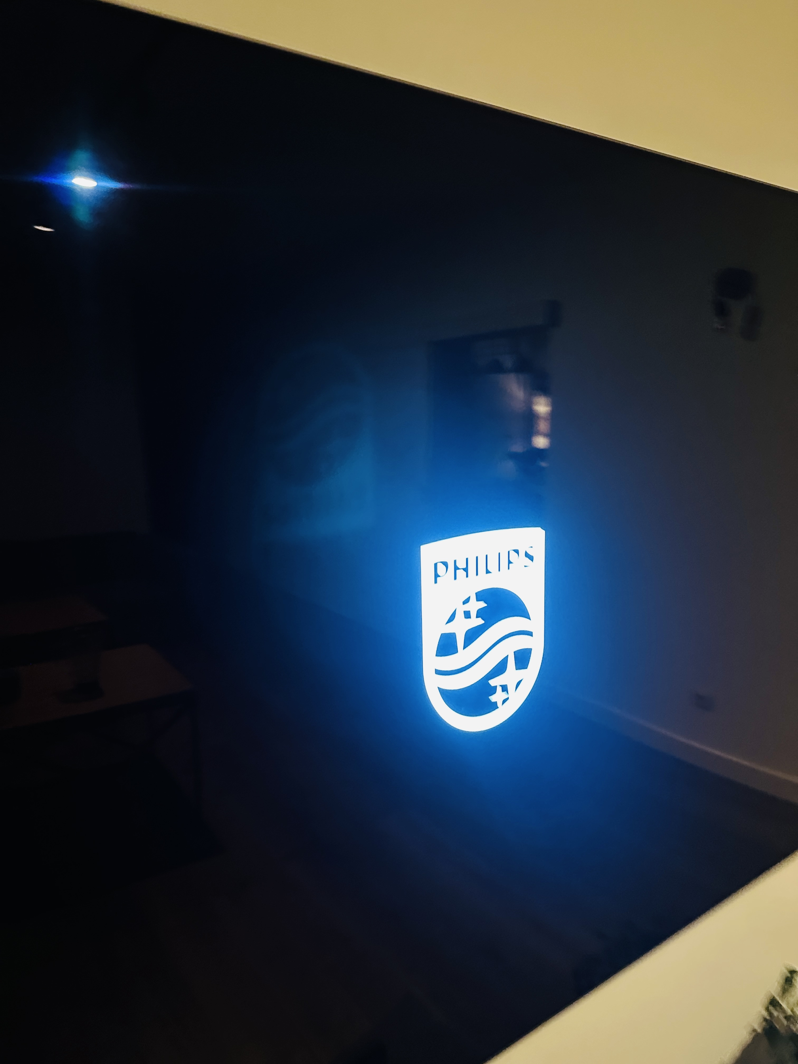 Philips 65OLED854/12 2020 - Po włączeniu logo, paski na ekranie ...