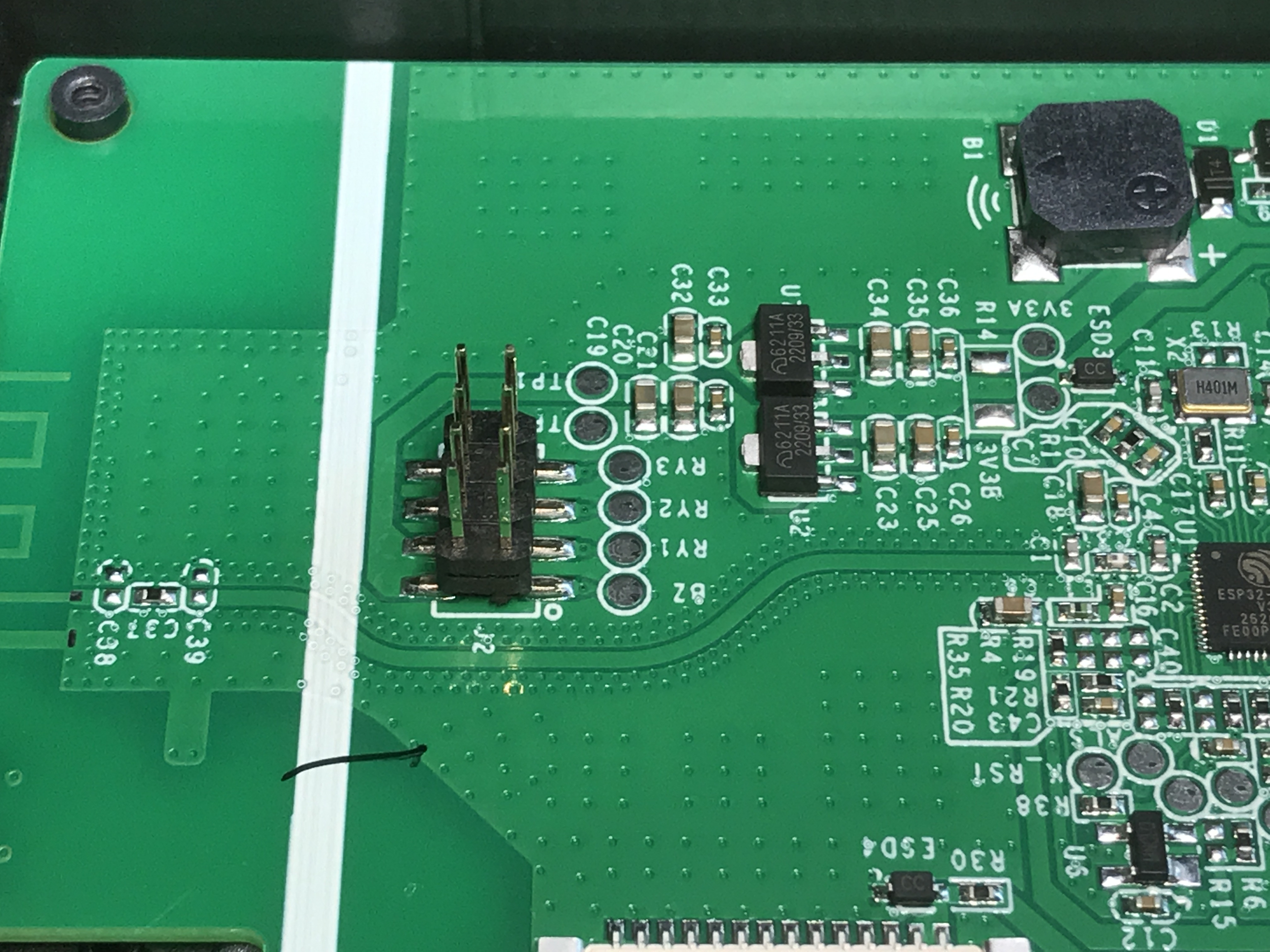 Wnętrze Sonoff NSPanel, czyli dotykowego ekranu do puszki do sterowania ...