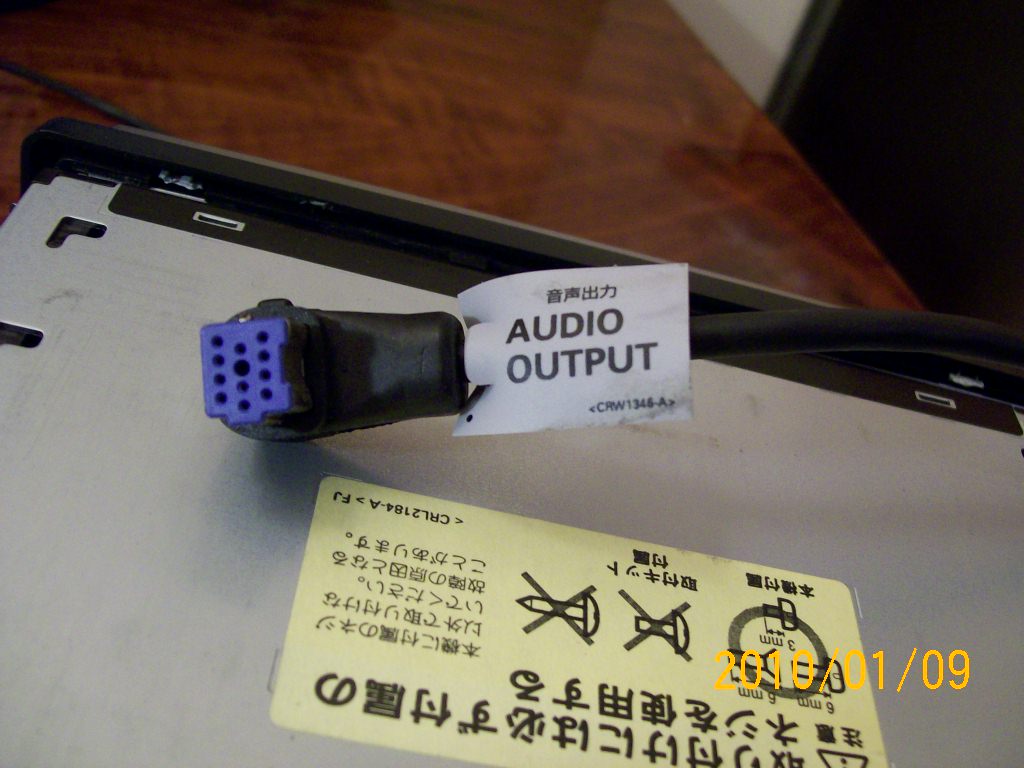 Jak podłączyć okablowanie i audio w PIONEER AVIC DRV05 CARROZZERIA?