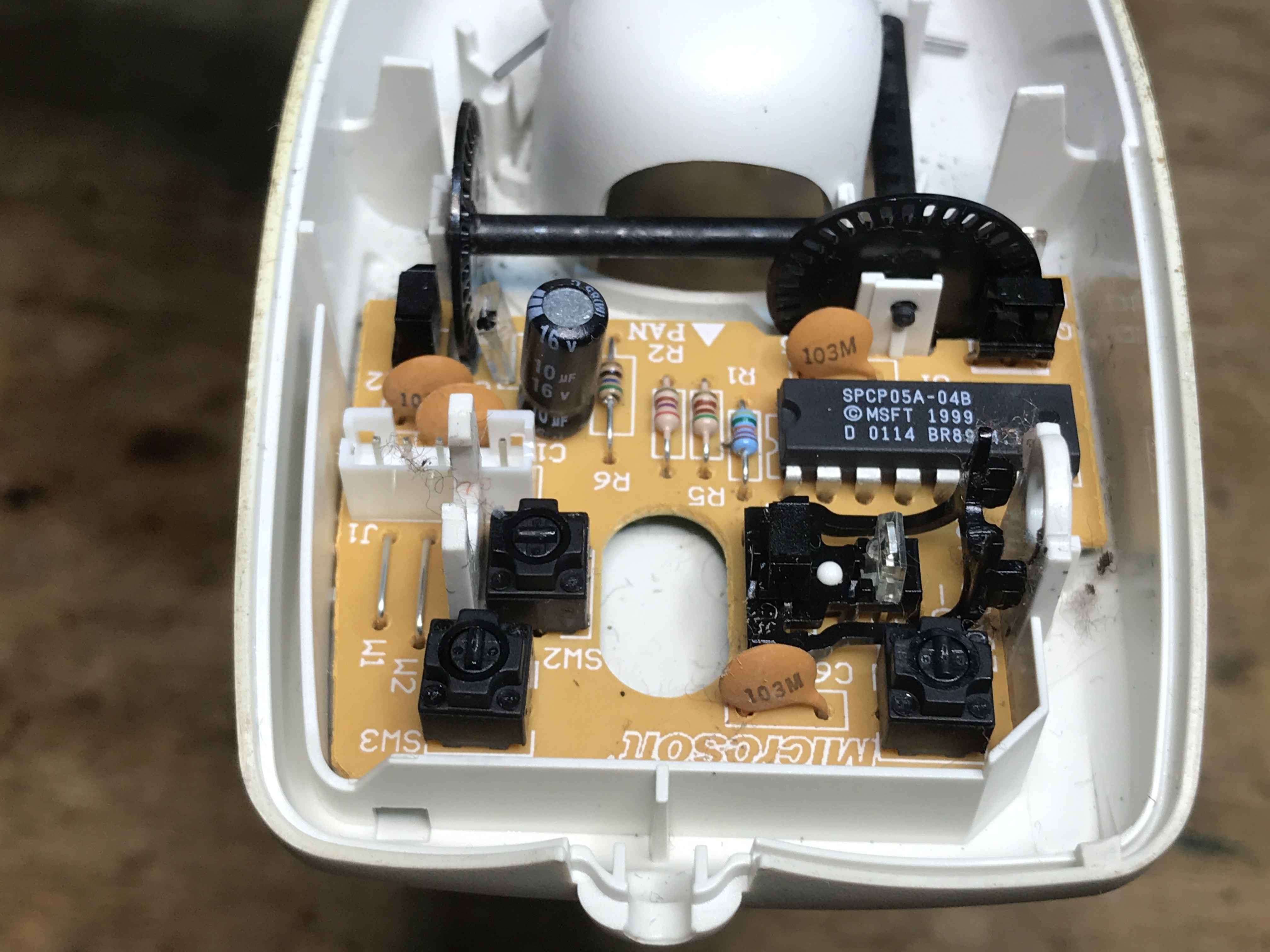 Mouse museum - gallery - inside an old PS/2 ball mouse, how does it work?