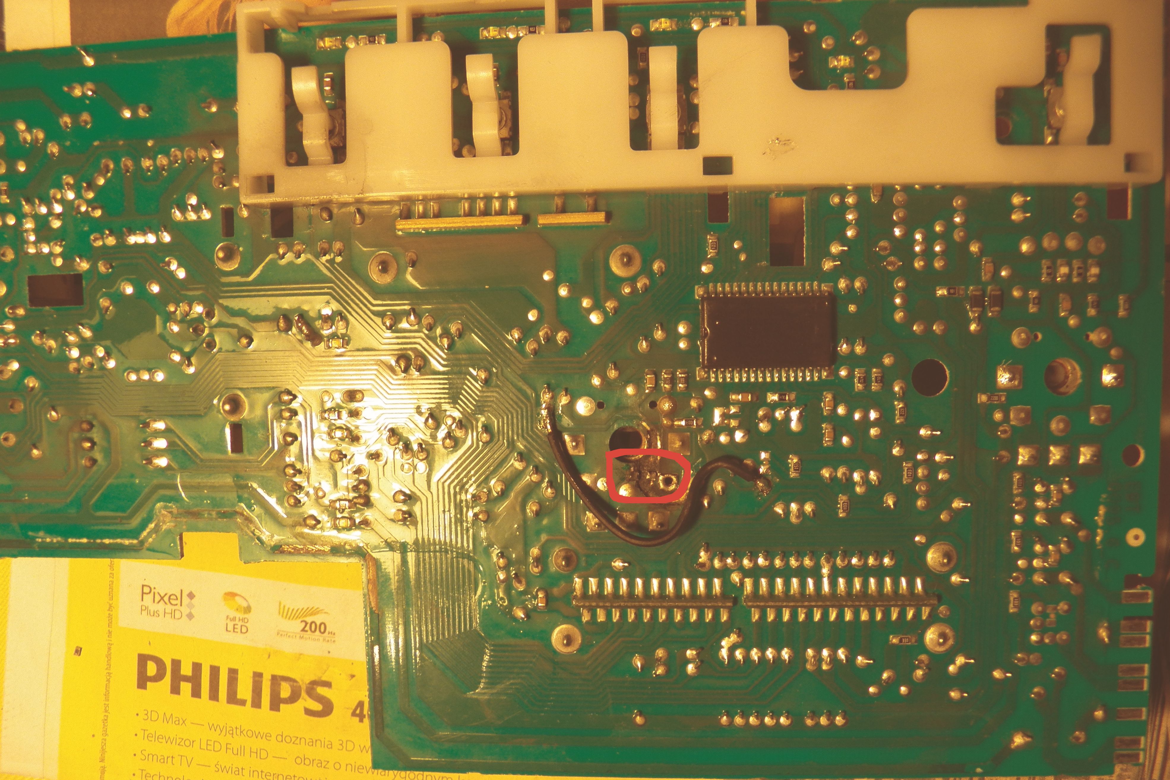Indesit WIA 102 - Wypalona ścieżka na module LT-C126, co to za element?