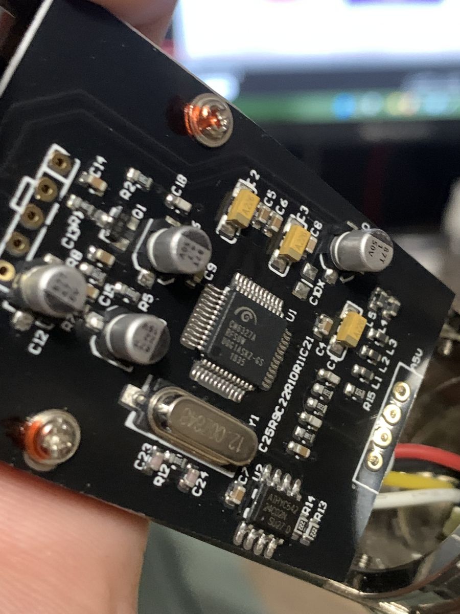 Czy jest możliwy tani upgrade mikrofonu SPC Gear SM900.