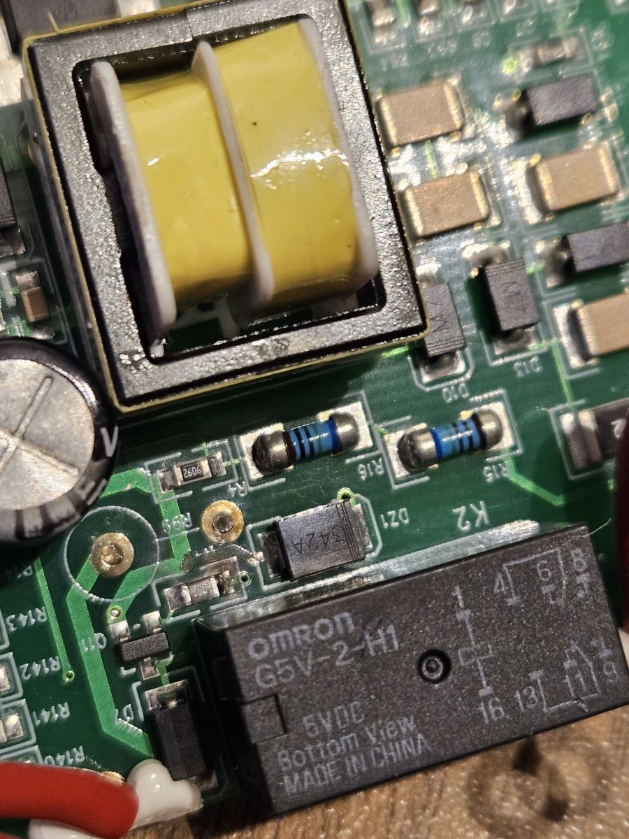 Szukam schematu do naprawy miernika Uni-T UT 526 po błędnym podłączeniu