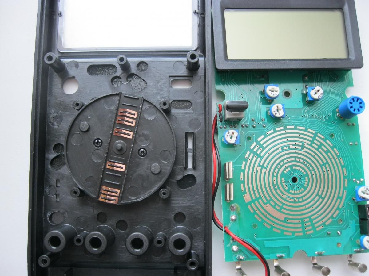 Kalibracja potencjometrów w mierniku UNI-T M890G - opis funkcji