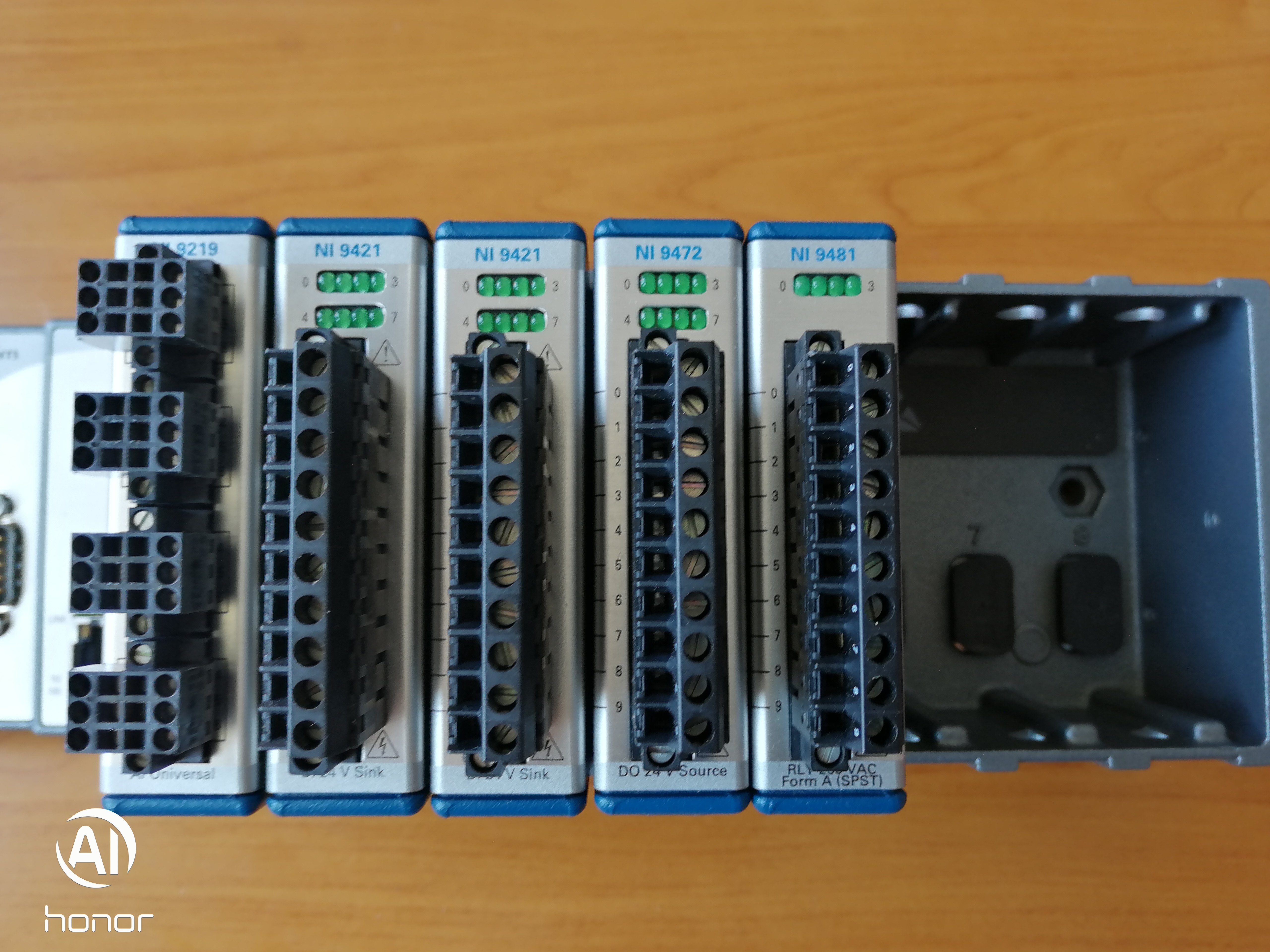 [Sprzedam] NI cRIO-9073 Compact RIO Controller + 5 rozszerzeń