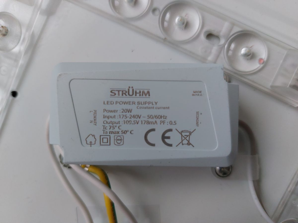 [Rozwiązano] Wymiana diod w plafonie - jaki rodzaj diody LED 2835? Parametry zasilacza 109,5V ...