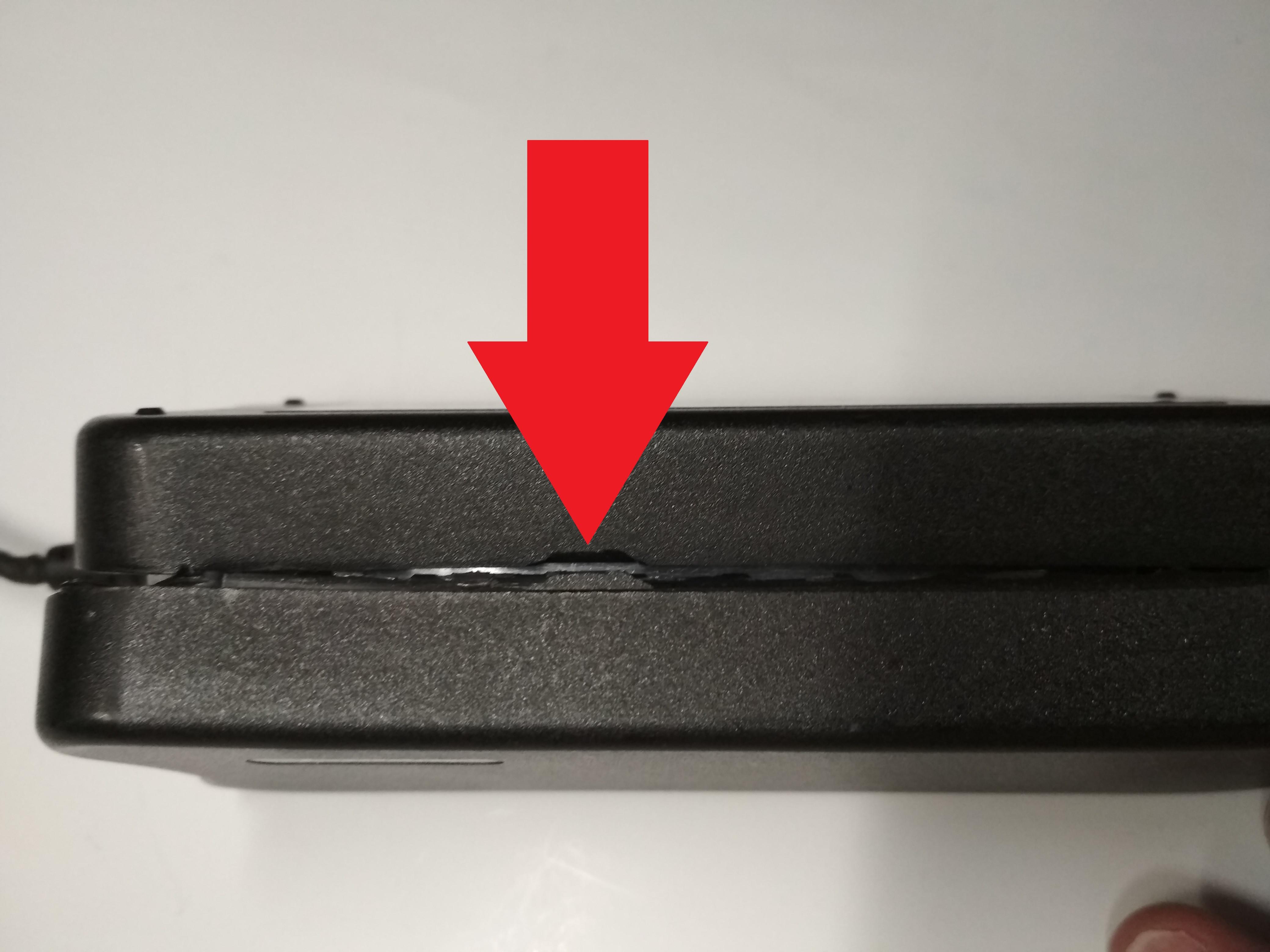 How to repair a laptop power supply? What is the danger? Breaking wire