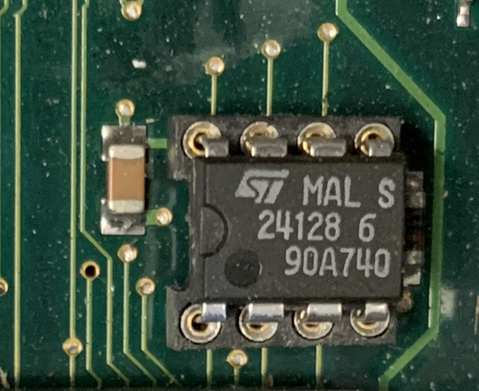 [Rozwiązano] Różnice pomiędzy pamięcią 24128 a 24c128: przyczyny ...