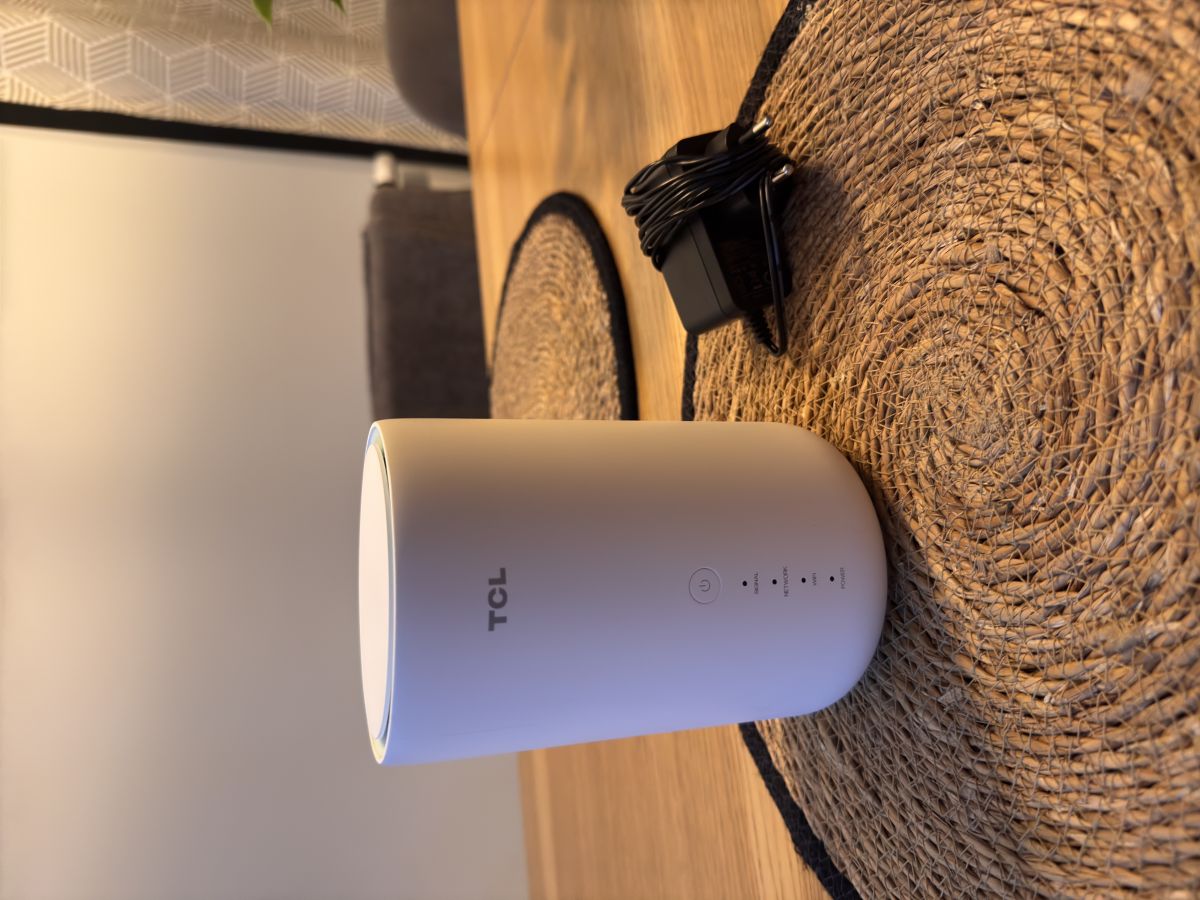 Sprzedam router TCL HH130VM LTE Cat 13 z agregacją pasm, cena 240 zł