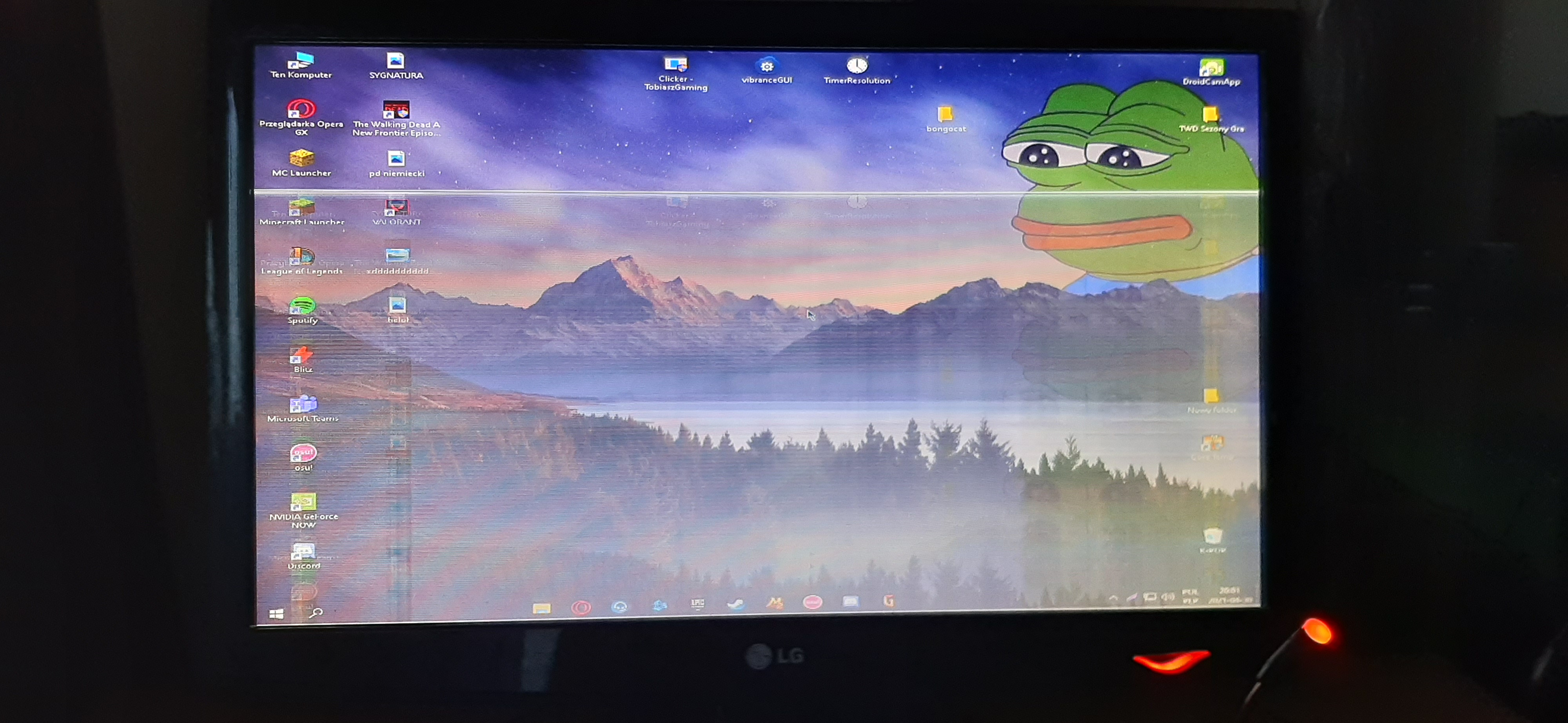 [Rozwiązano] Migające poziome paski na ekranie monitora LG Flatron ...