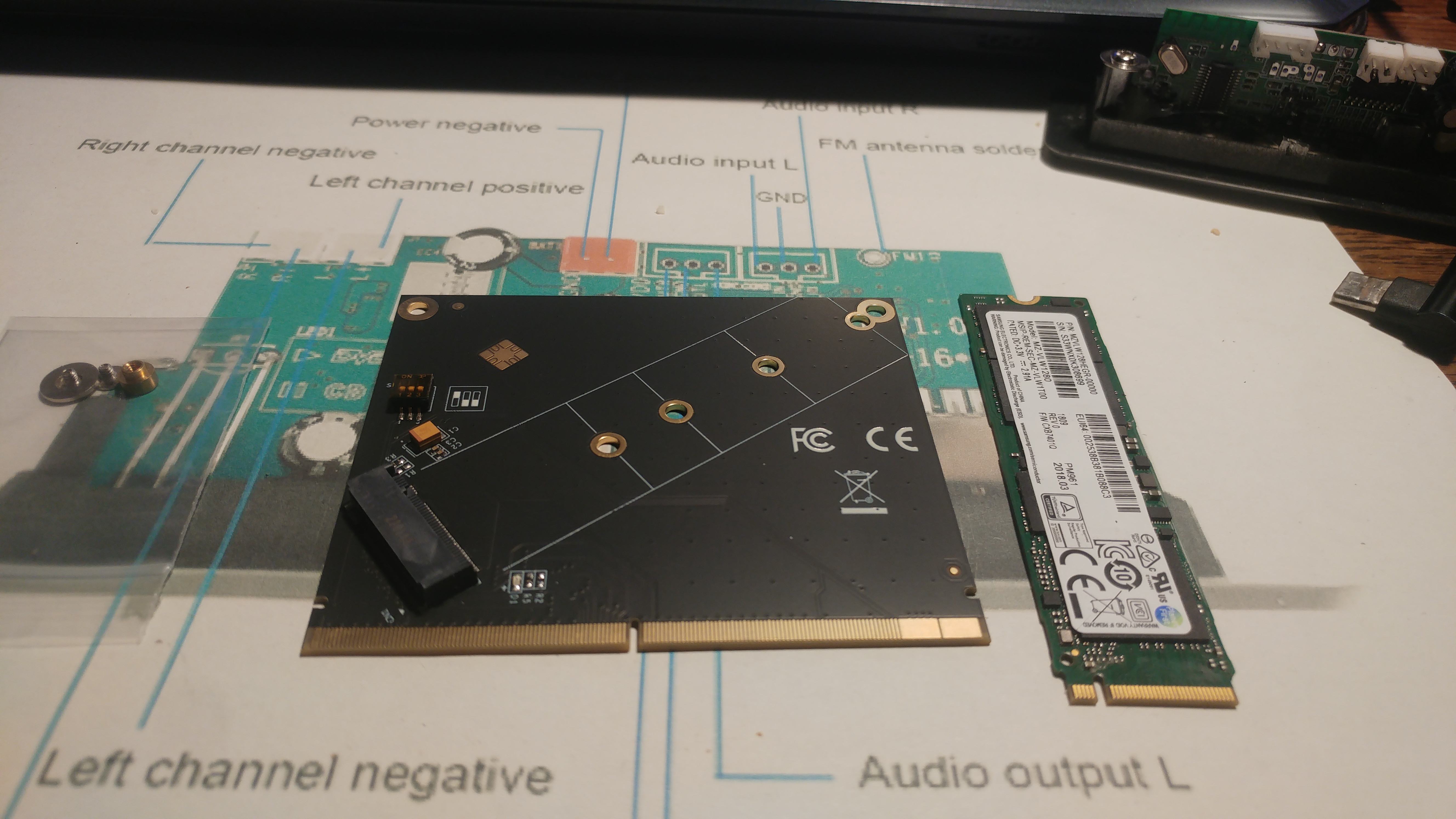 Adapter nvme do pcie przez złącze mxm - identyfikacja przełączników