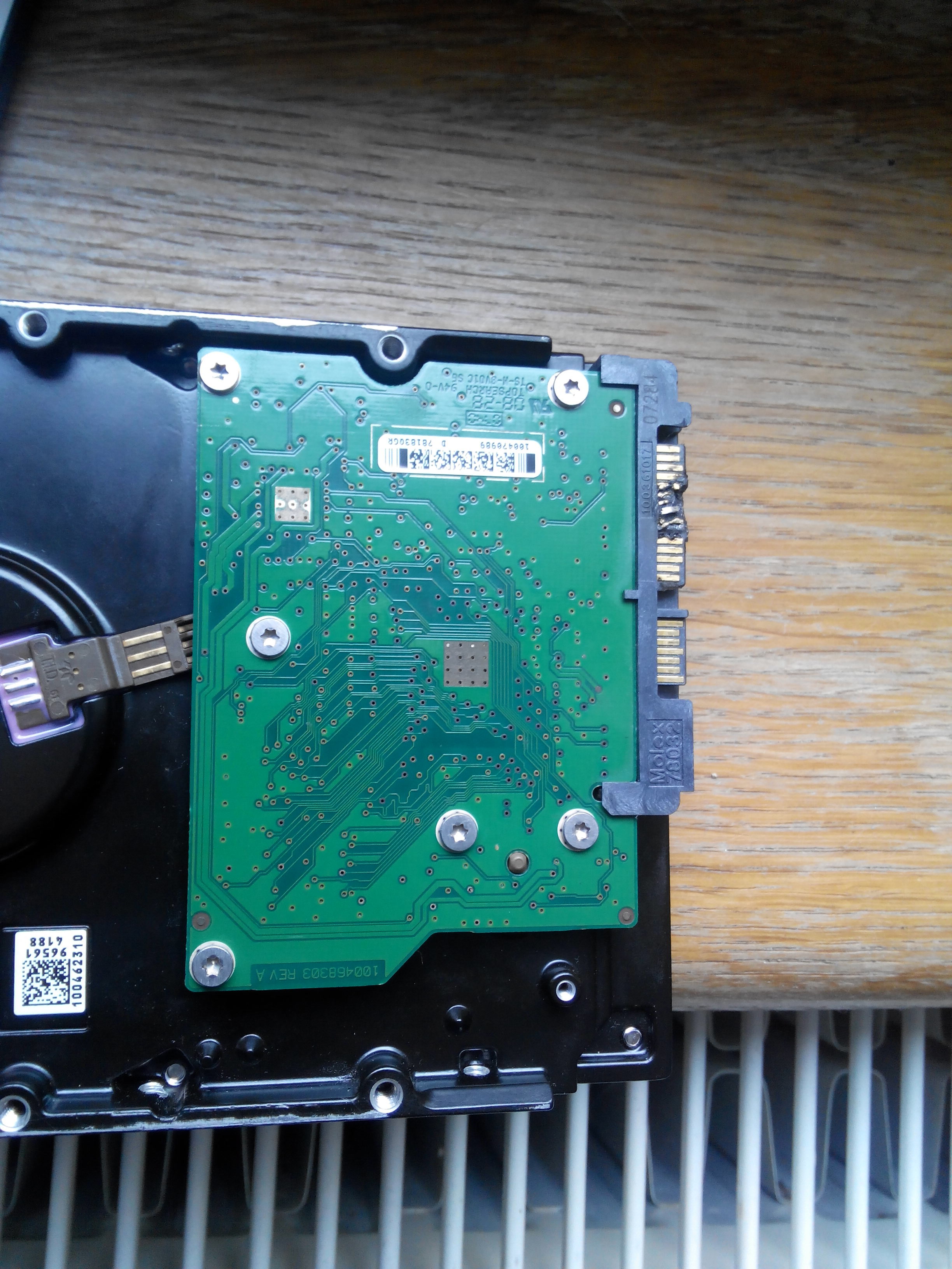 Seagate STX-L3510 - Wymiana przypalonych styków zasilania dysku twardego