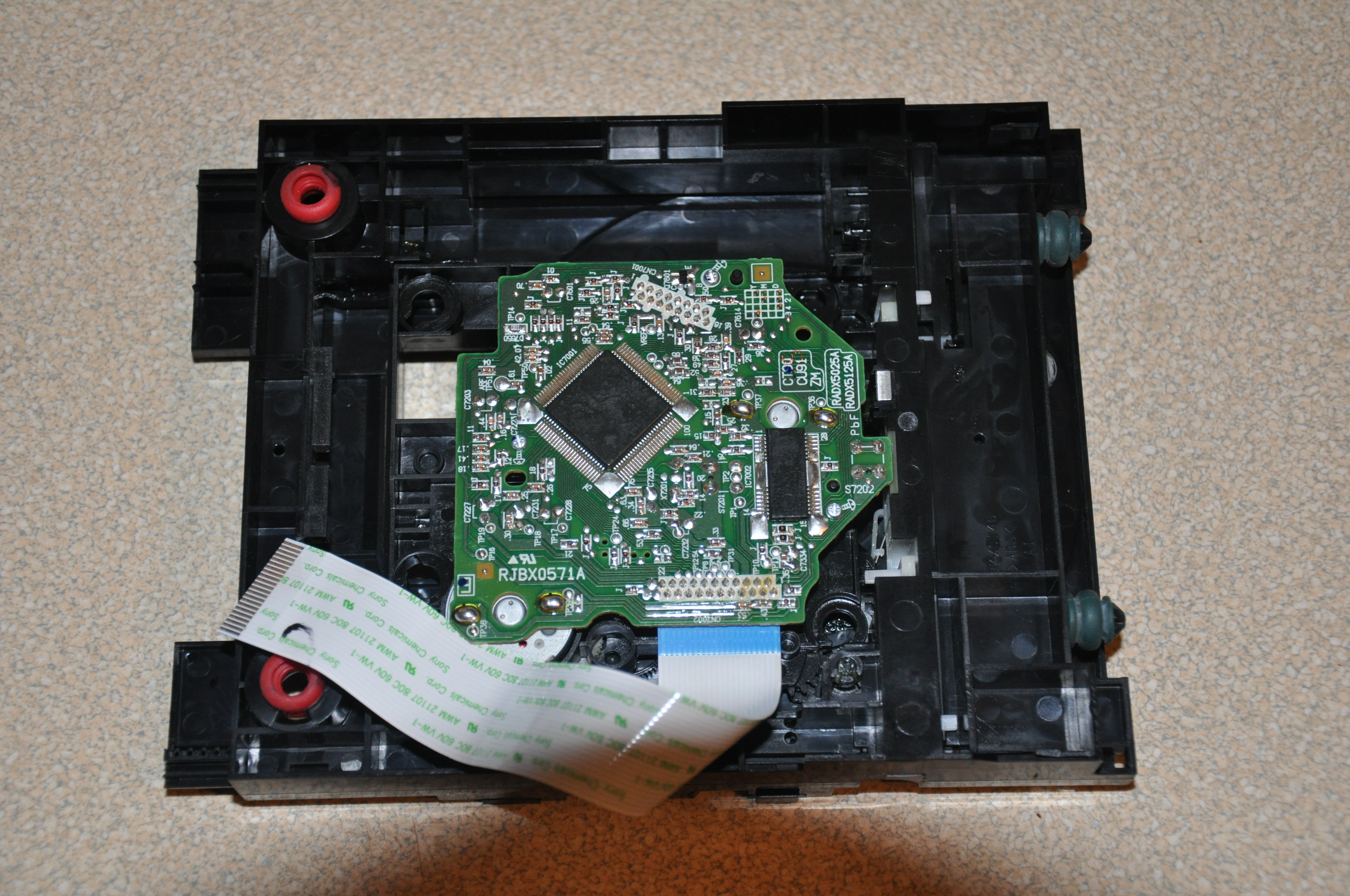 PANASONIC SA-PM5 - Szufladka CD nie otwiera się, słychać tylko ciche ...