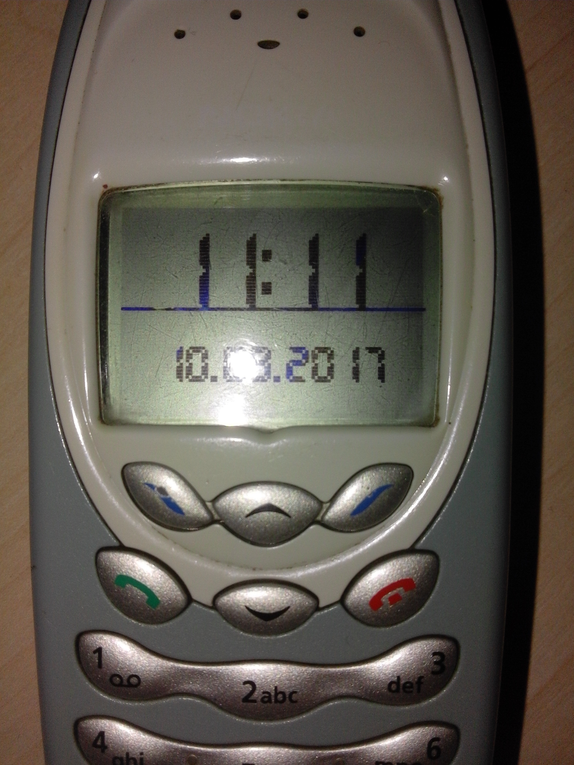 Nokia 3410 - martwy pasek pikseli. Z jakiego powodu oraz wymiana.