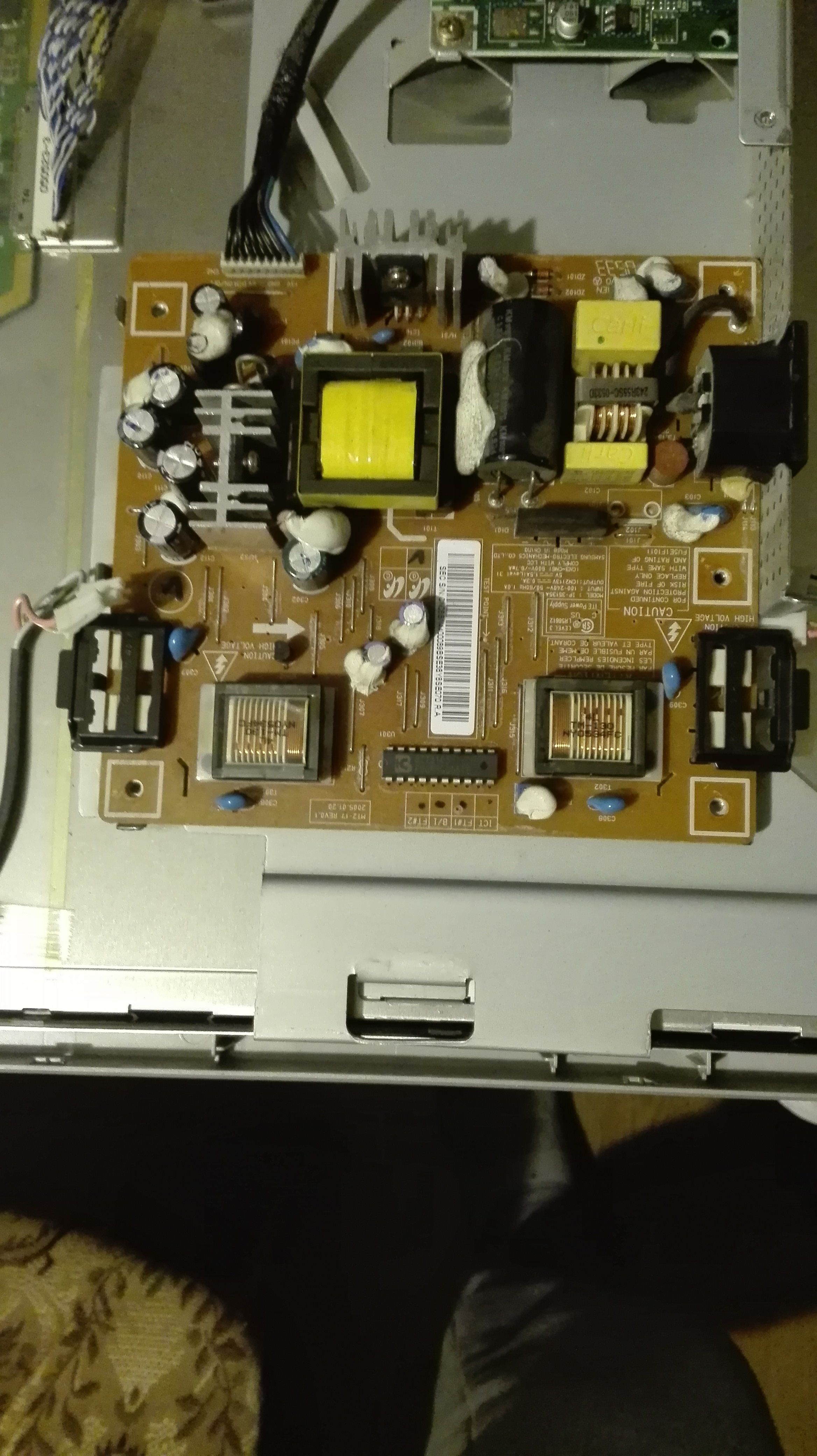 Dlaczego monitor SyncMaster 913V nie wyświetla obrazu?