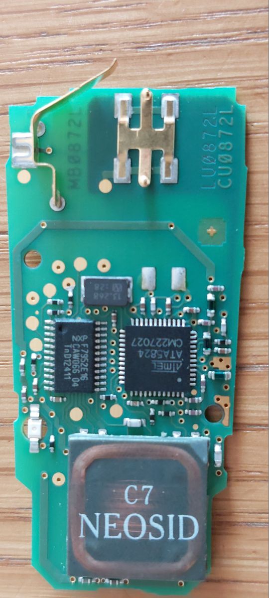 [Rozwiązano] Wymiana pamięci w kluczyku Keyless VW Passat B7 2014 ...