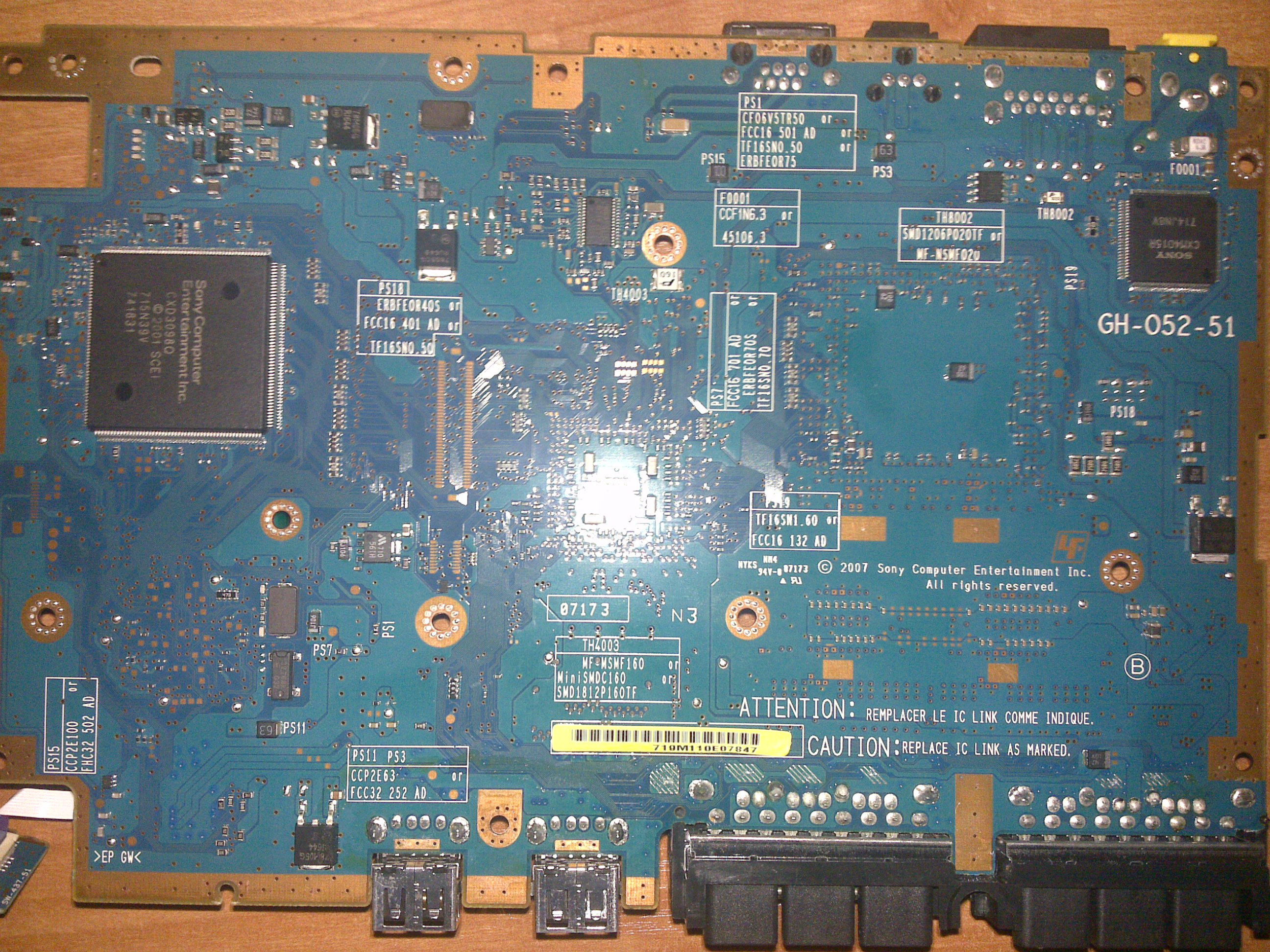 Konsola PS2 slim-brak wizji i fonii, mechanizmy pracują. (ważne)