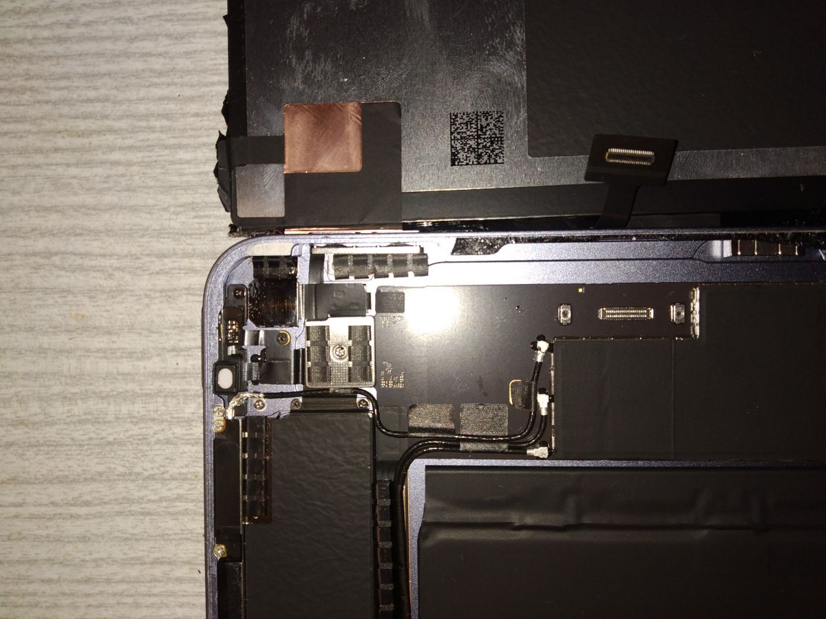 ipad air 5th gen. - a2588 - wnętrze, wyświetlacz, foto do wglądu