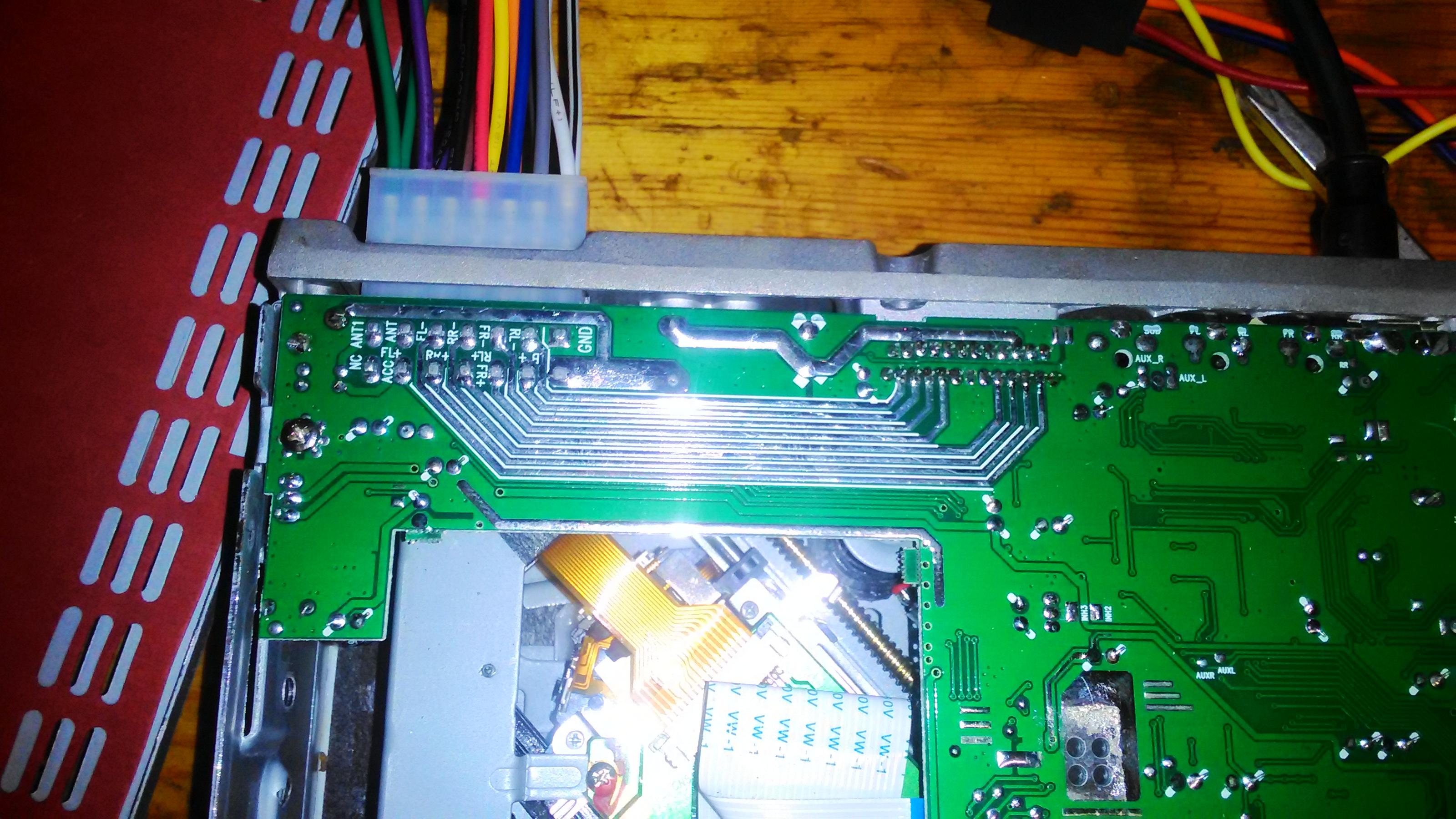 Peiying PY6688 - radio włącza się, ale brak dźwięku po naprawie układu ...