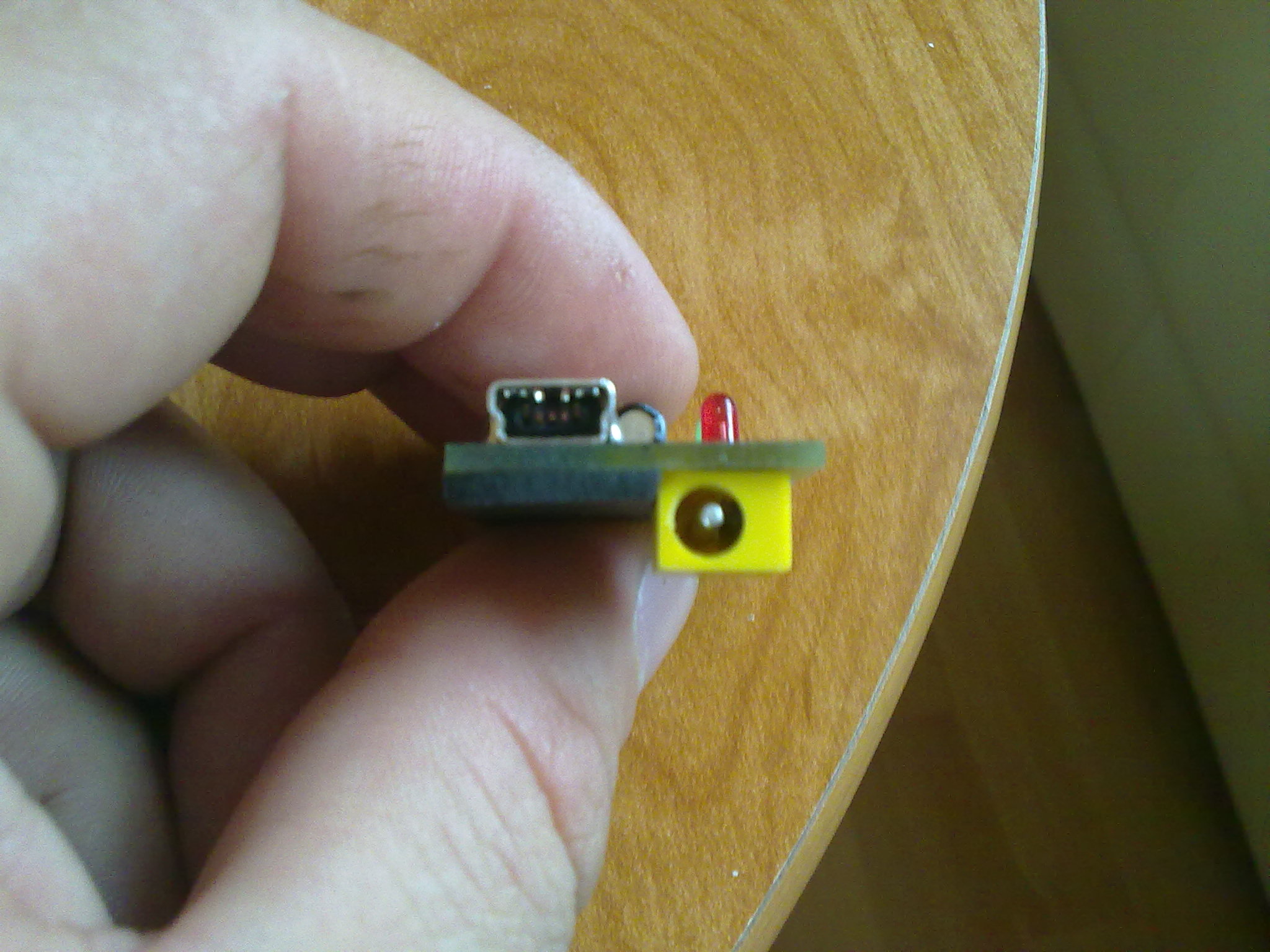 Li-ion chargers on MAX1811 and thermometer | Forum for Electronics