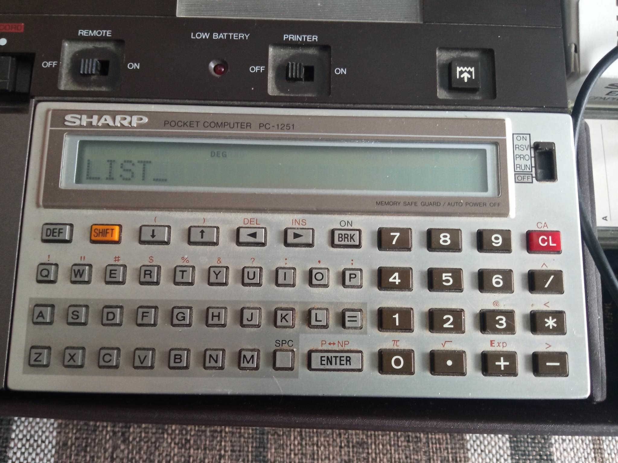 [Sprzedam] Unikatowy mikrokomputer SHARP z zestawem akcesoriów ładnie ...