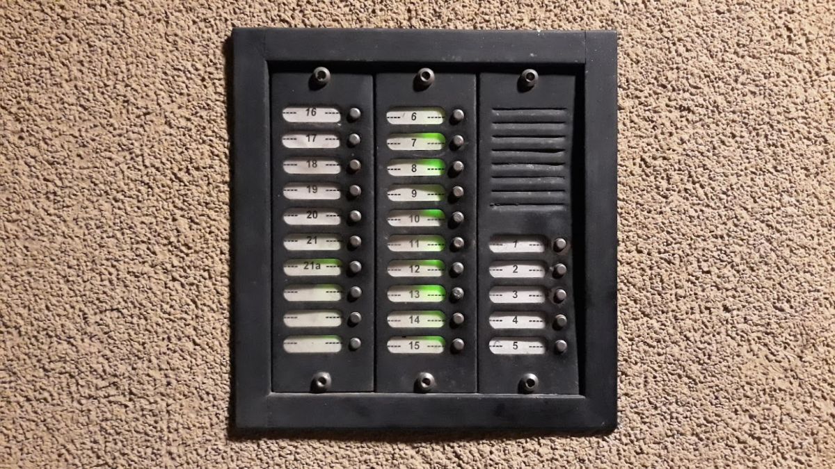 Domofon analogowy w starym bloku - wymiana na system cyfrowy?
