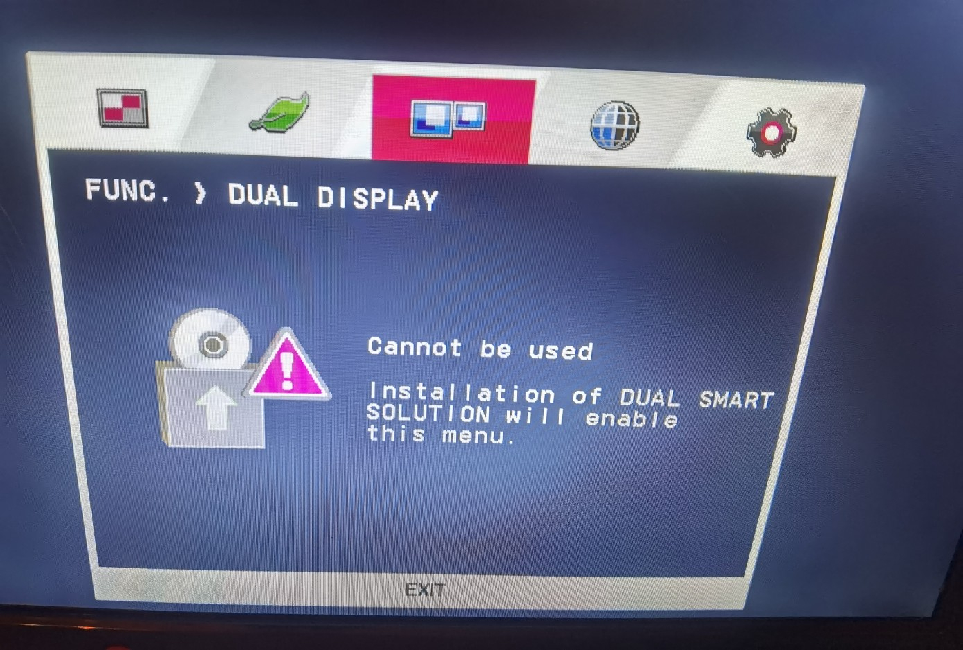 [Rozwiązano] Jak podłączyć drugi monitor LG LED 19EN33 do komputera?