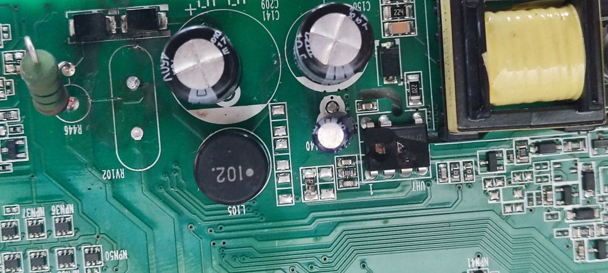 Indesit Aqualtis AQD1070D69EUA - Identyfikacja układu UH7 i oporu przy ...