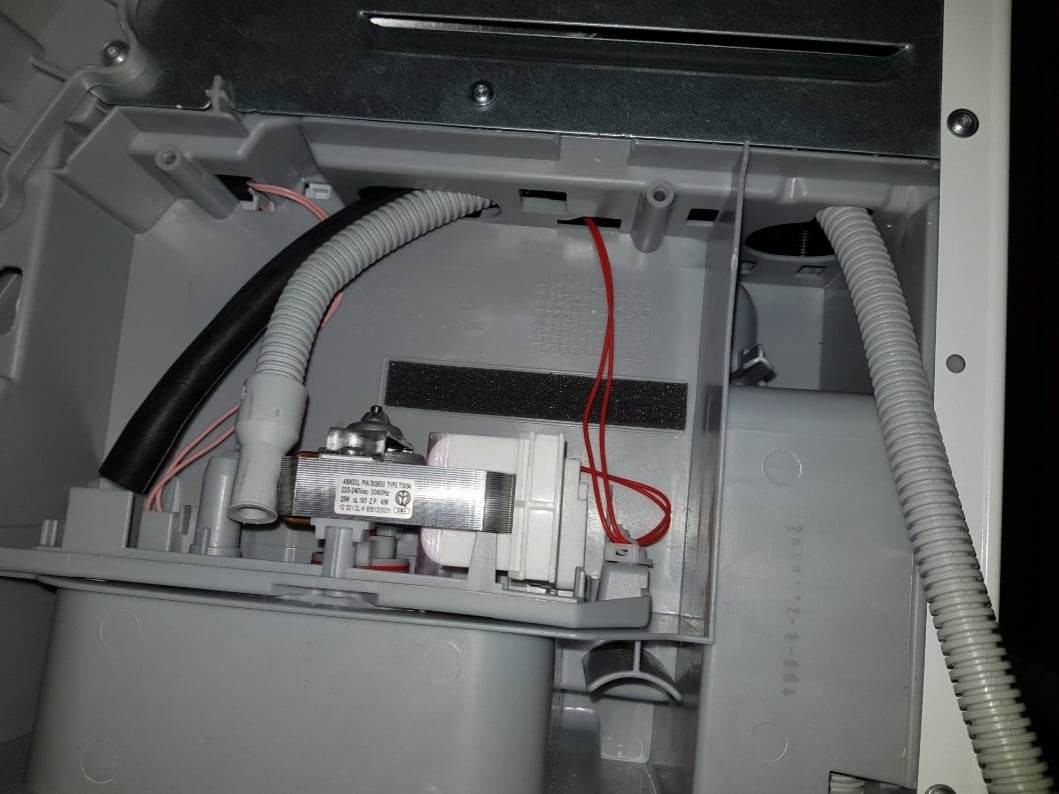 Bosch WTH85200PL Dryer - Connecting the WTZ1110 Drain Hose: Find ...