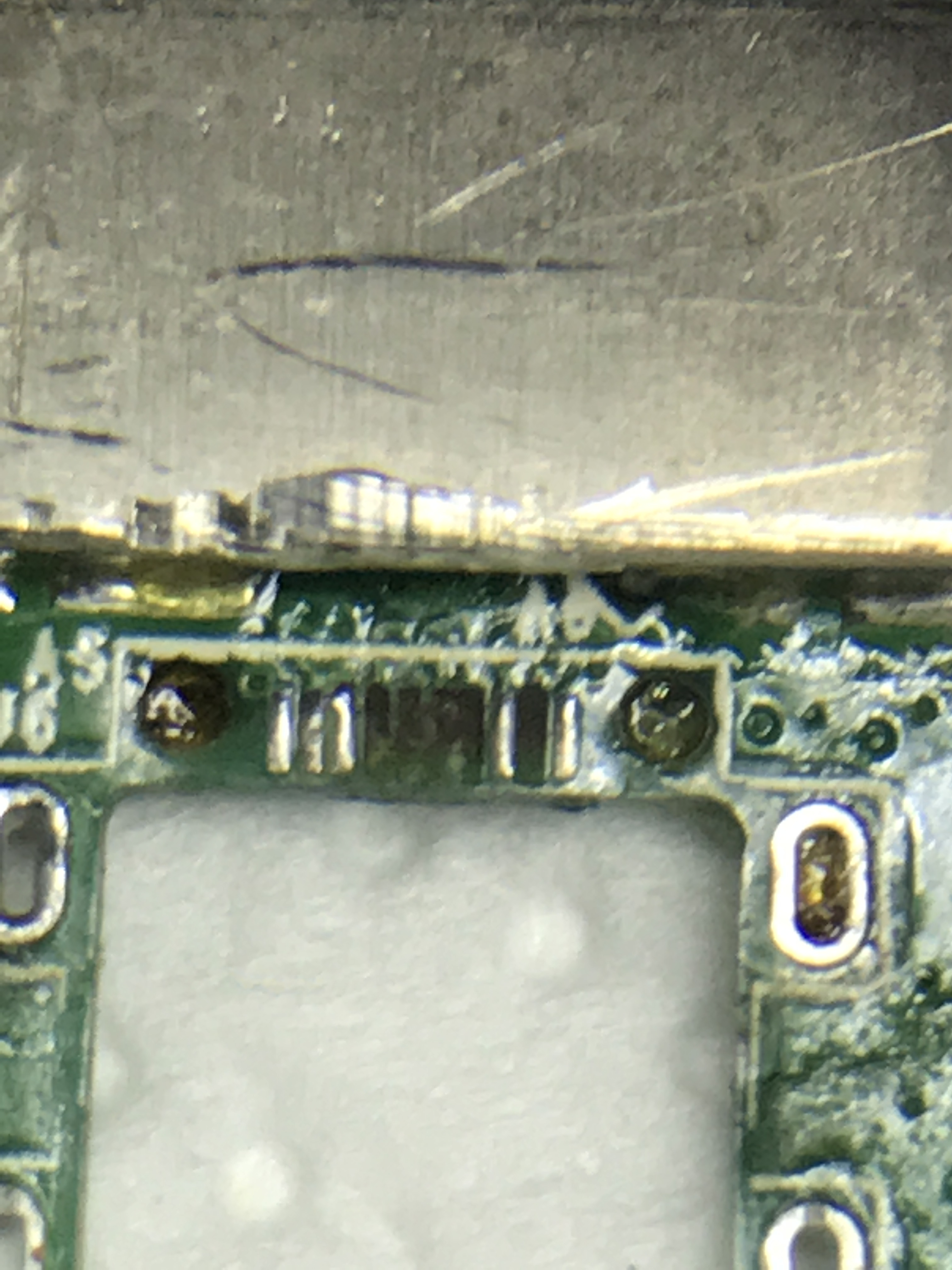 Jakie gniazdo micro USB pasuje do Navigon 92 Plus?