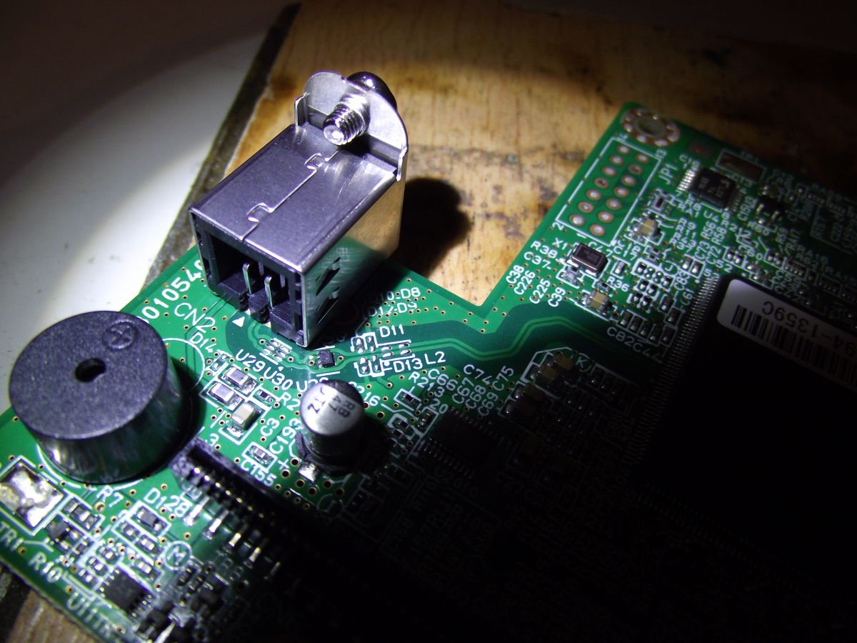 Drukarka DS-RX1-HS spalony element przy wtyczce usb. Prośba o identyfikację