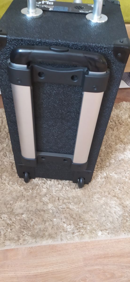 Dlaczego kolumna iDance Blue Rocker szumi? - elektroda.pl