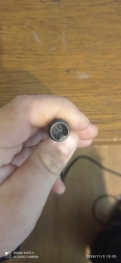 Creative SBS A320 - Jak podłączyć kable do pilota w satelicie?