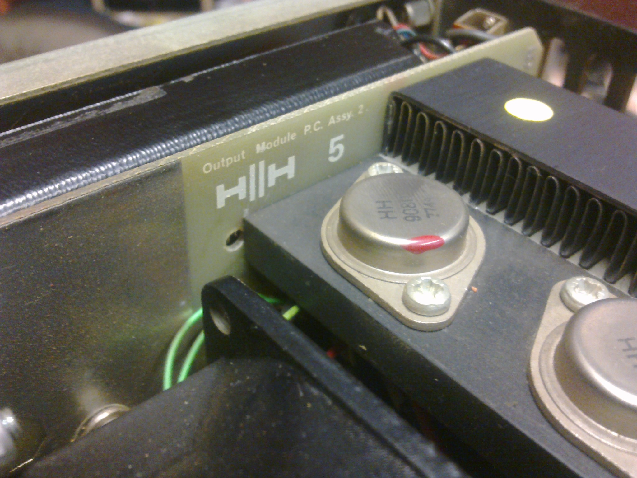 HH Electronics s 500-D Jeden kanał działa Brak Radiatora Tranzystorów ...