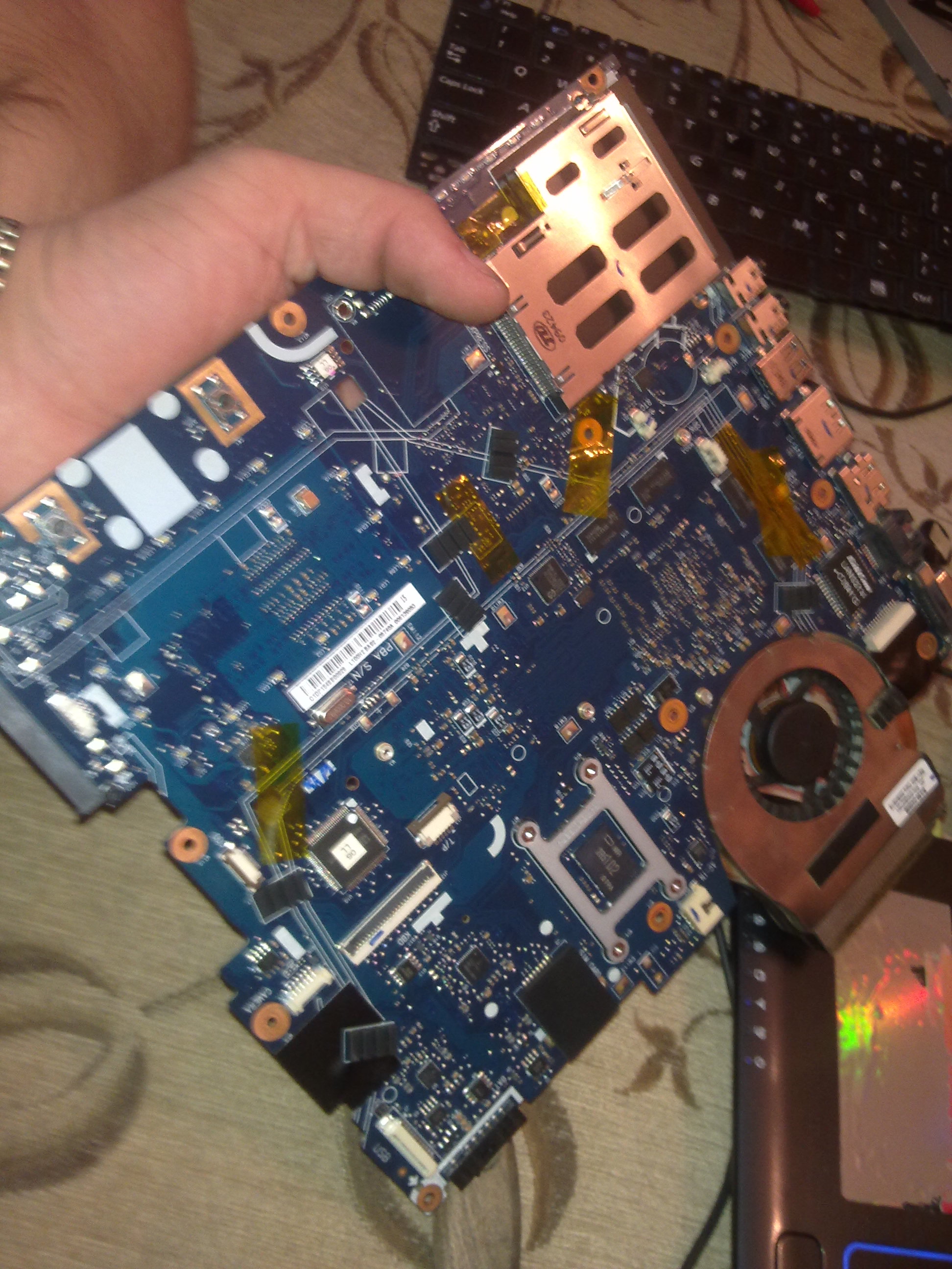 Samsung R522 - Nie działa, świecą się kontrolki. - elektroda.pl