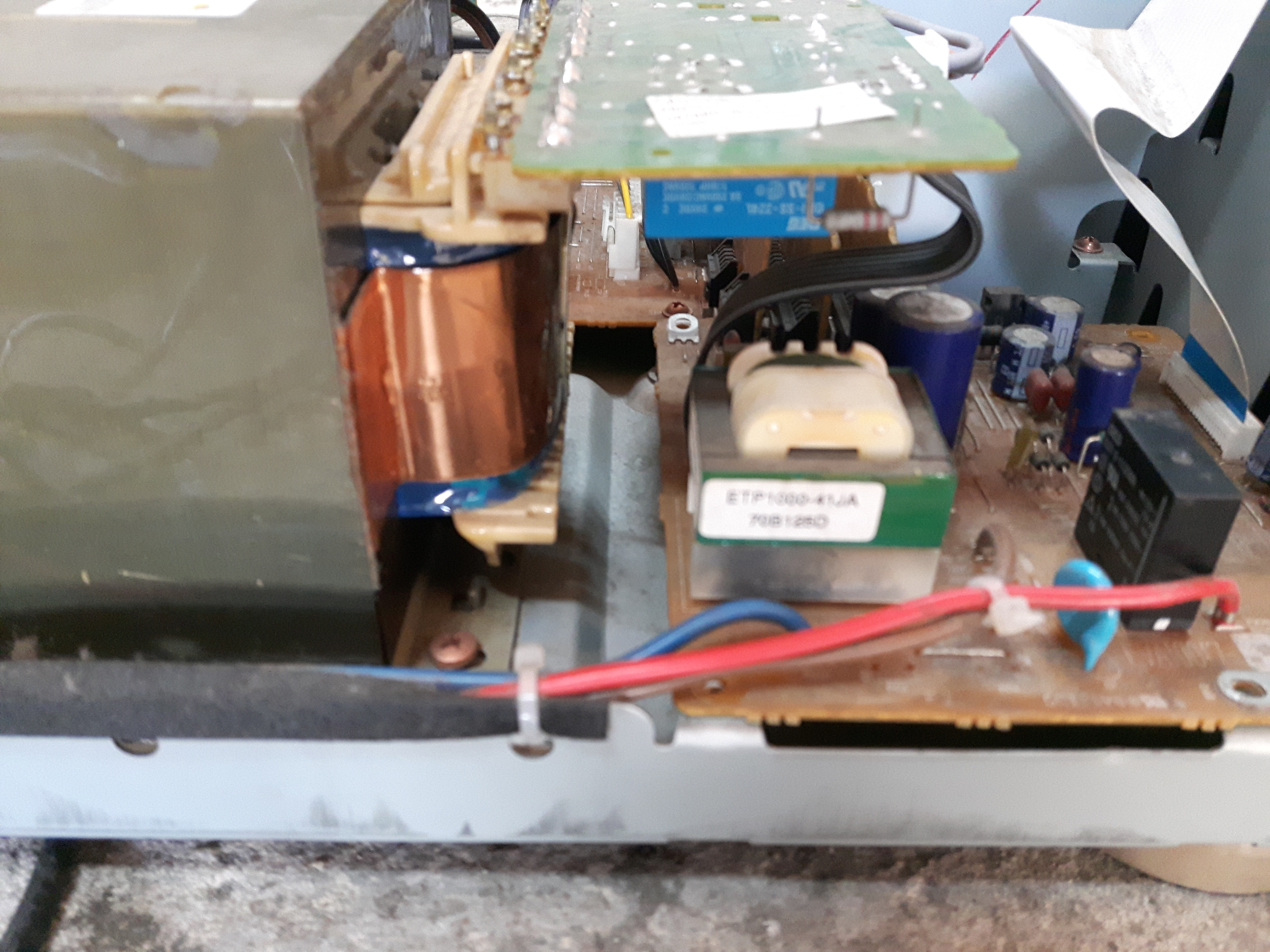 JVC RX-778V - Czy przepięcie przewodu na transformatorze umożliwi ...