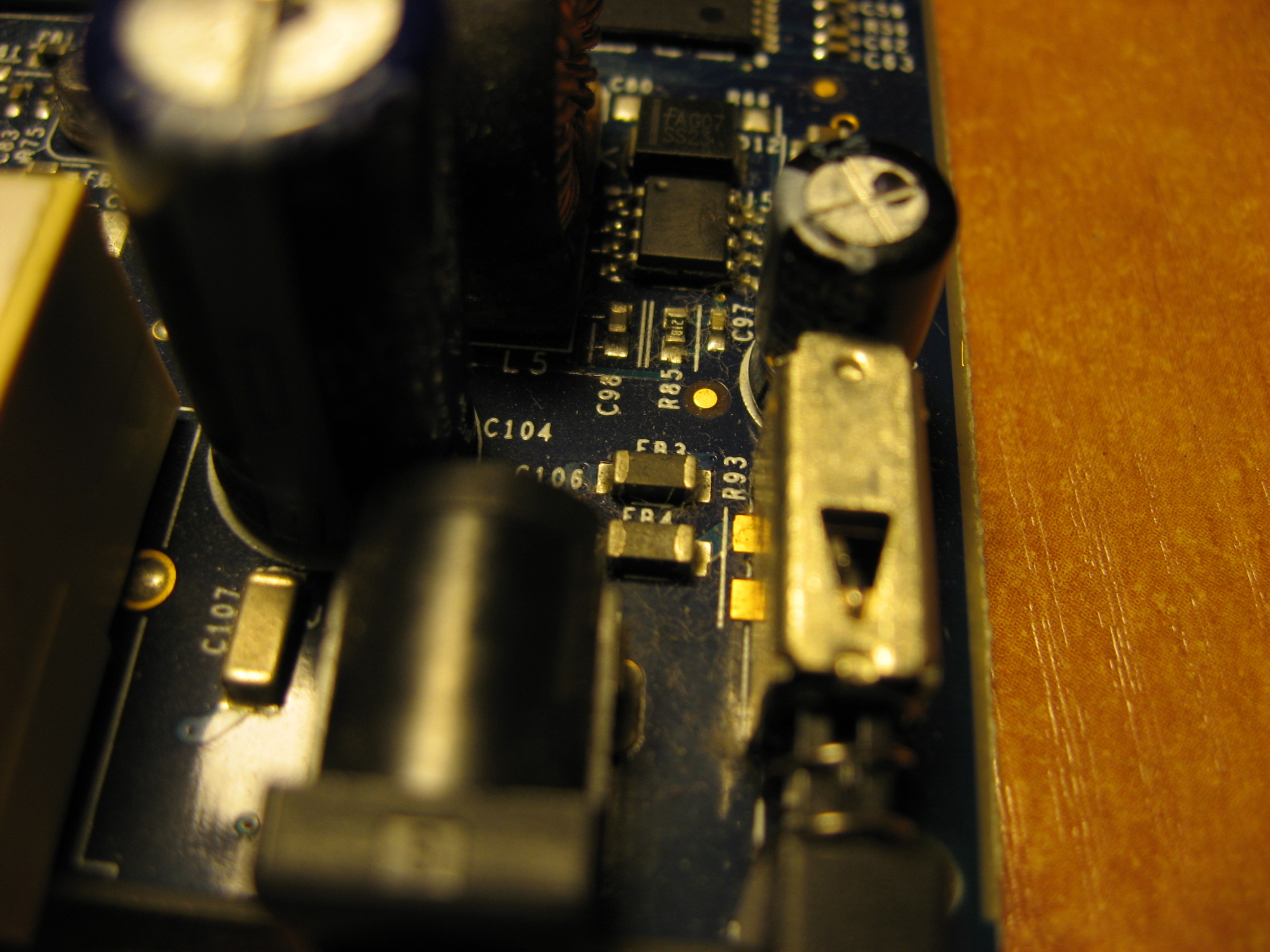 Speedstream 4100 - spalony element po podłączeniu AC