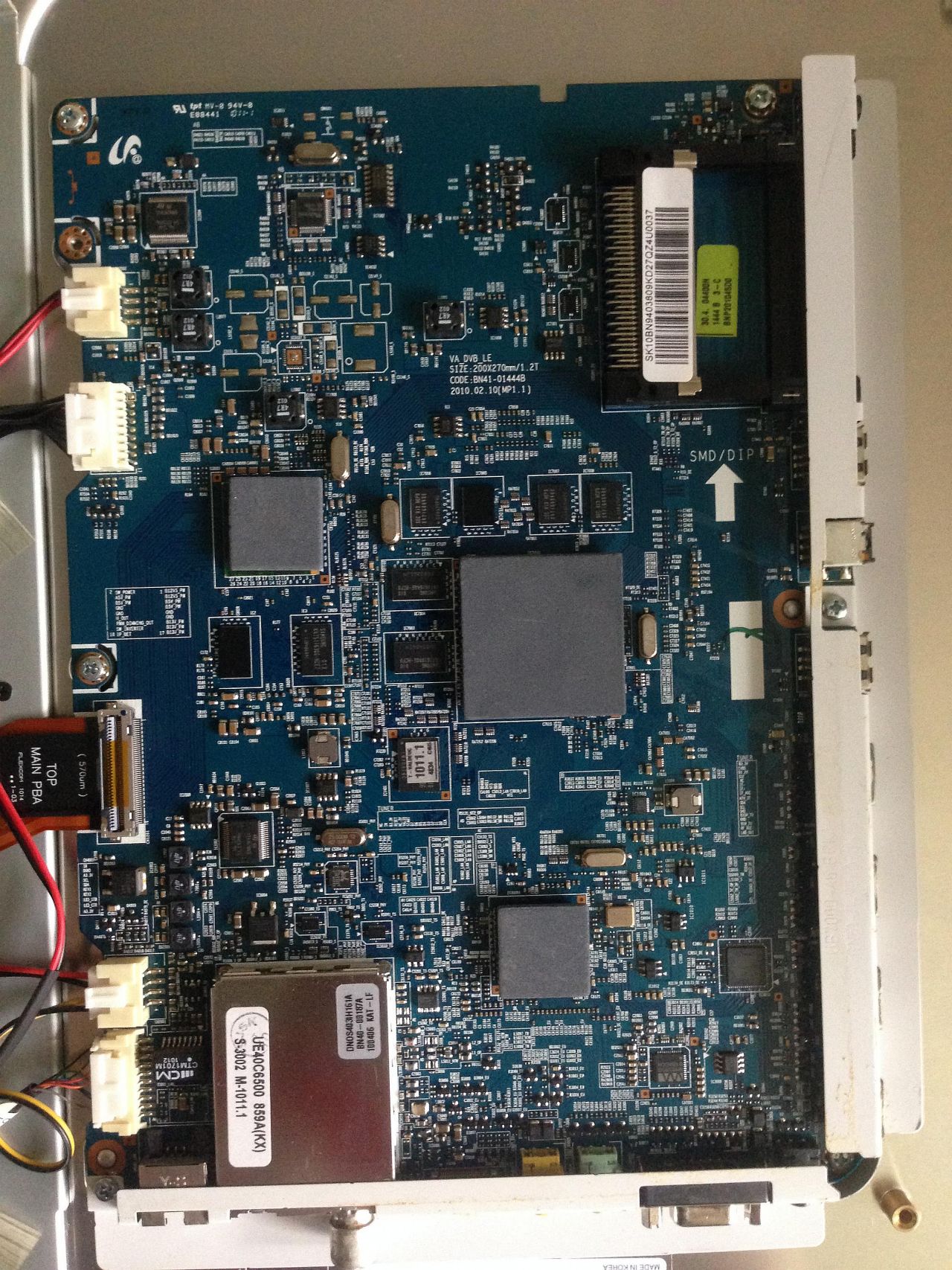 Samsung UE37C6000 - Nie włącza się, restartuje na okrągło.