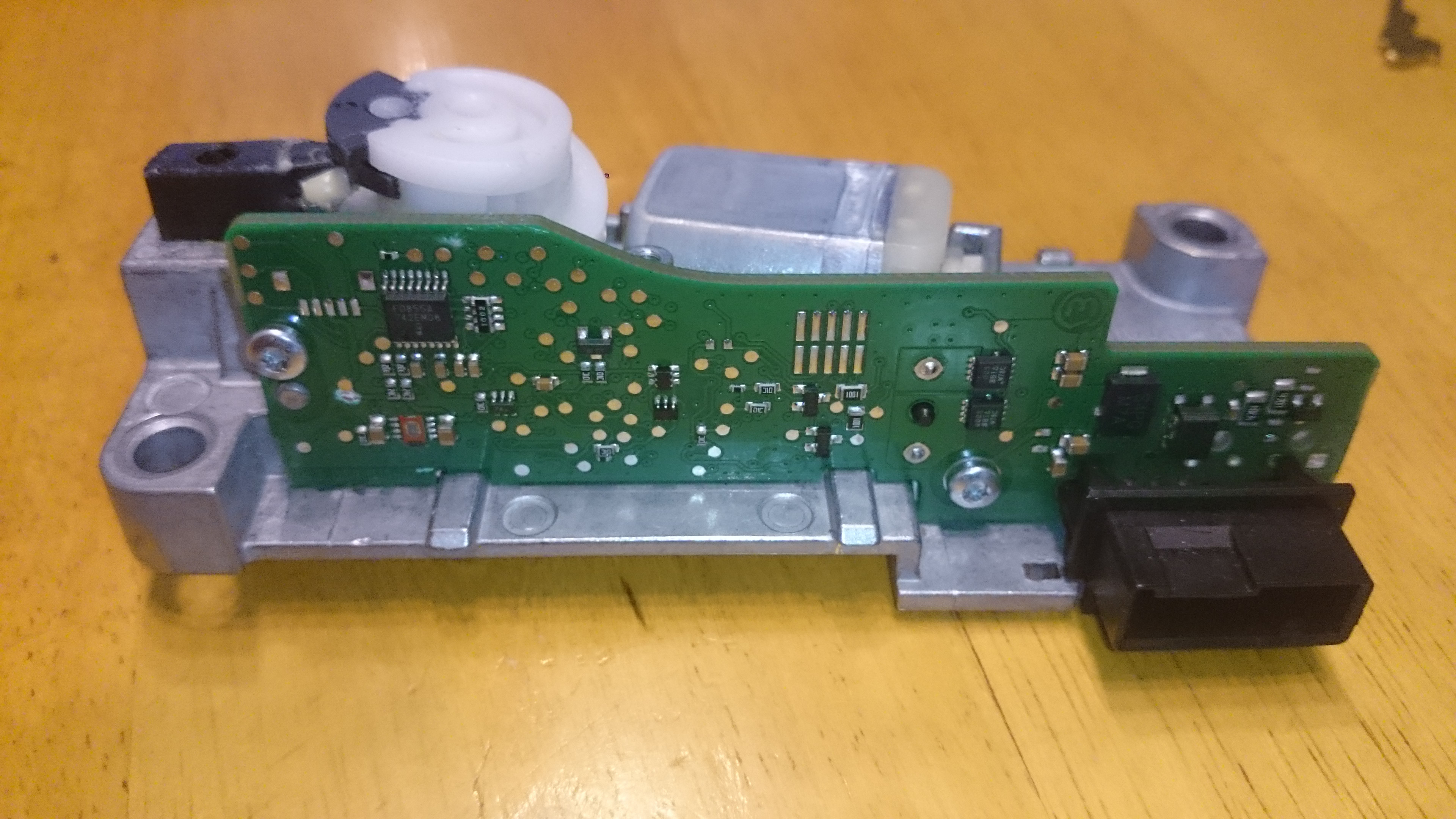 VW Tiguan MY18 - ELV - potrzebne dobre zdjęcie PCB