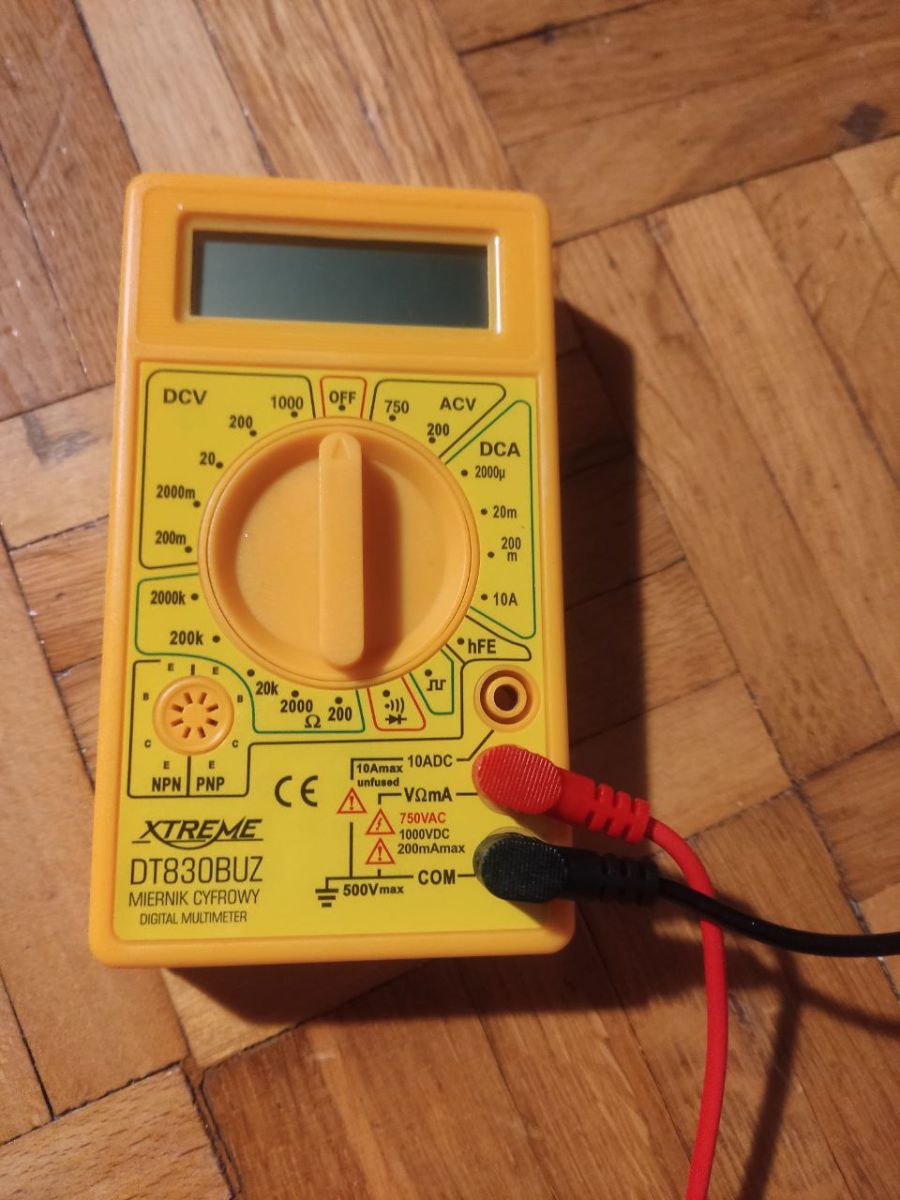 Analiza wnętrza taniego multimetru DT830BUZ - elektroda.pl